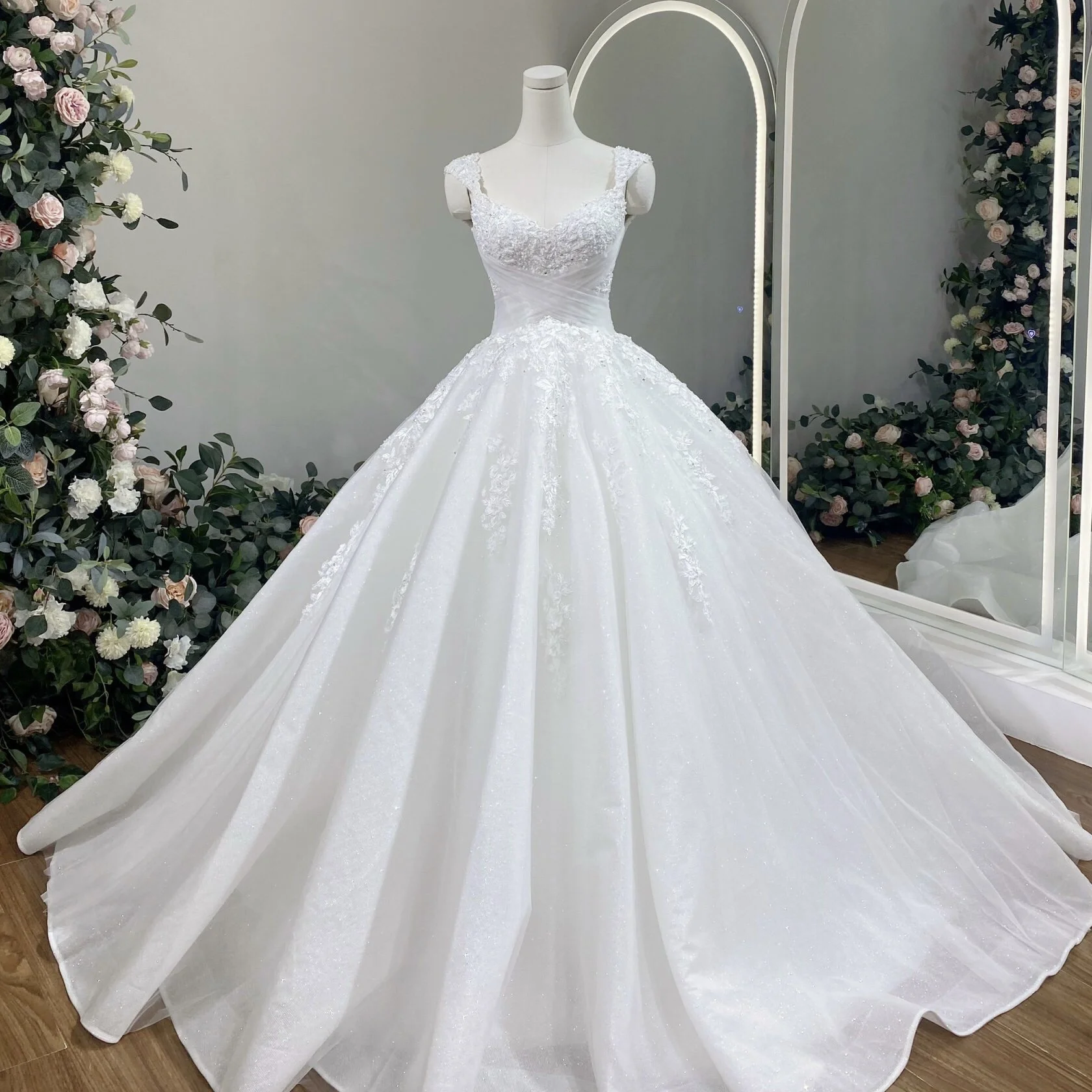 Oem Manufacture High Quality Wedding Dress Wholesale Ball Design Flower ...