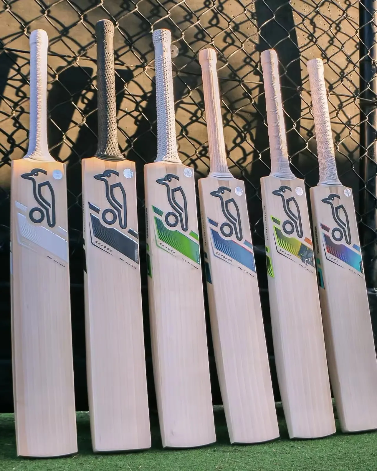 KOOKABURRA ENGLISH WILLOW BAT - High Performance Cricket Bats