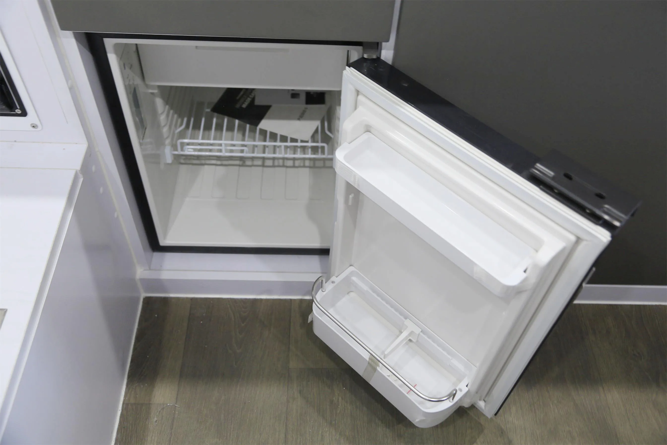 4X4 Slide in Pop Top Pick up - Lightweight Truck Camper