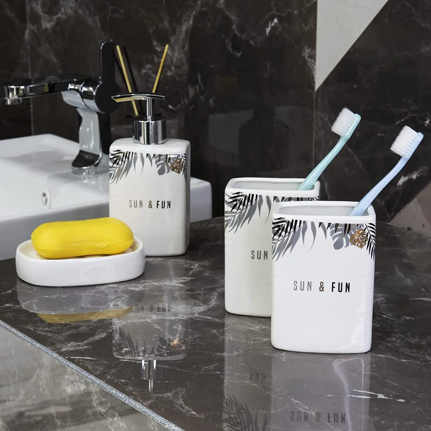 Wholesale Bathroom Decor White Custom Soap Dish Mouthwash Cup ...