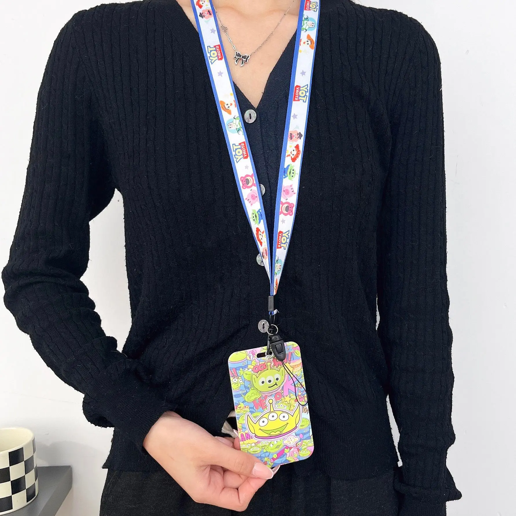 Three Eyes Aliens Student Multiple Hard Plastic Id Card Holder With ...