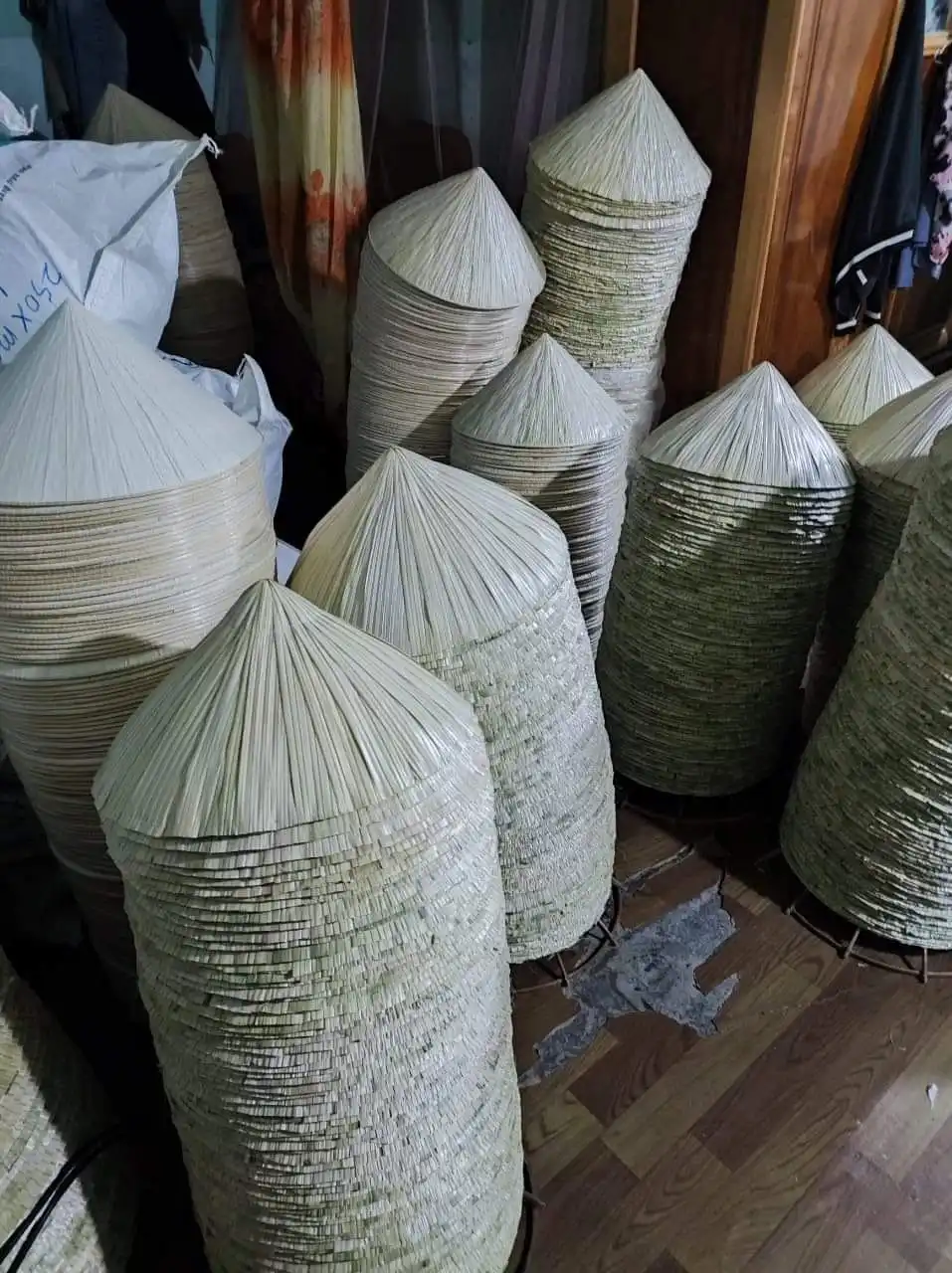 VIETNAM LOTUS LEAF PALM LEAF TRADITIONAL CONICAL HATS