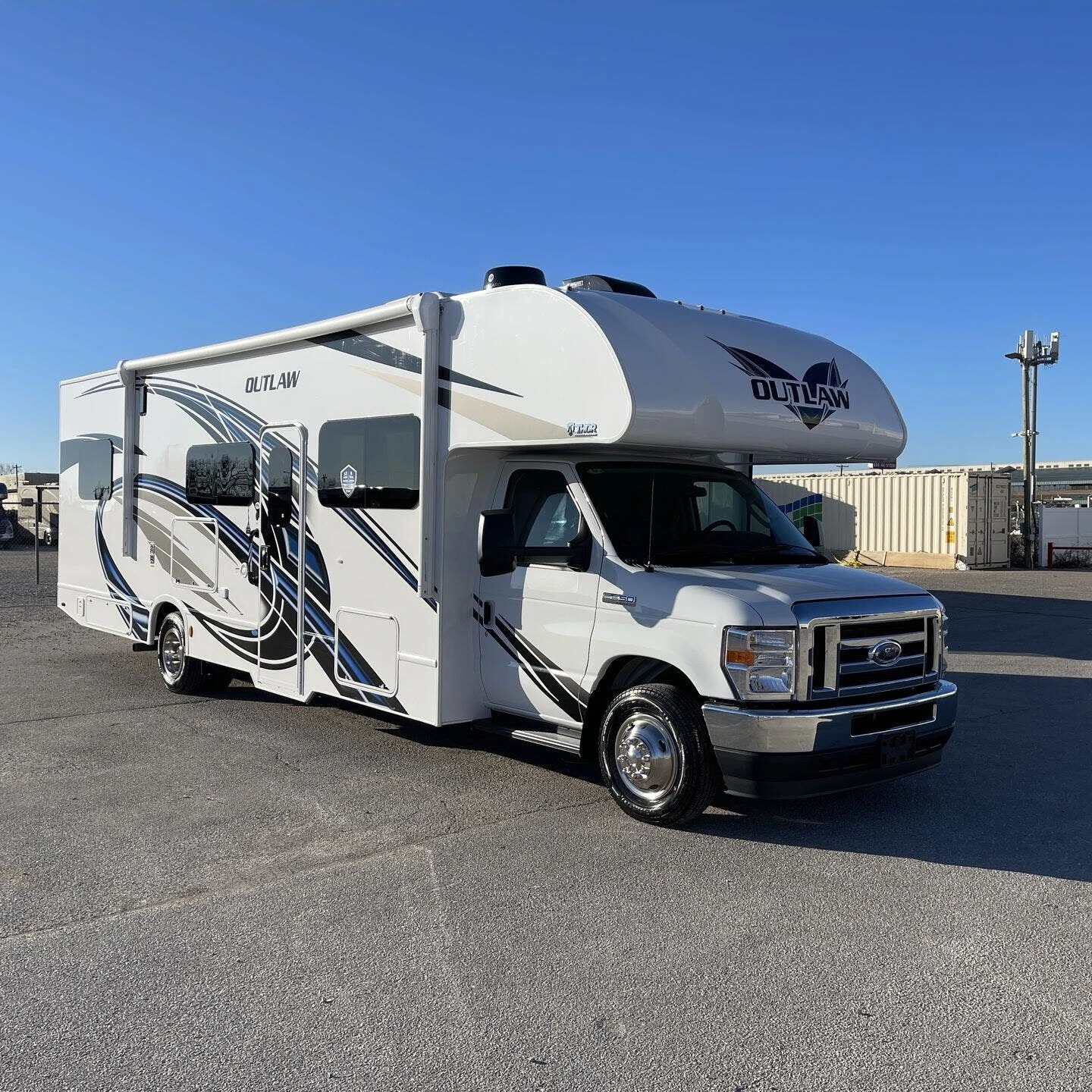 2023 Thor Luxury Motorhome for Camping Used Luxury Vehicle for Home ...