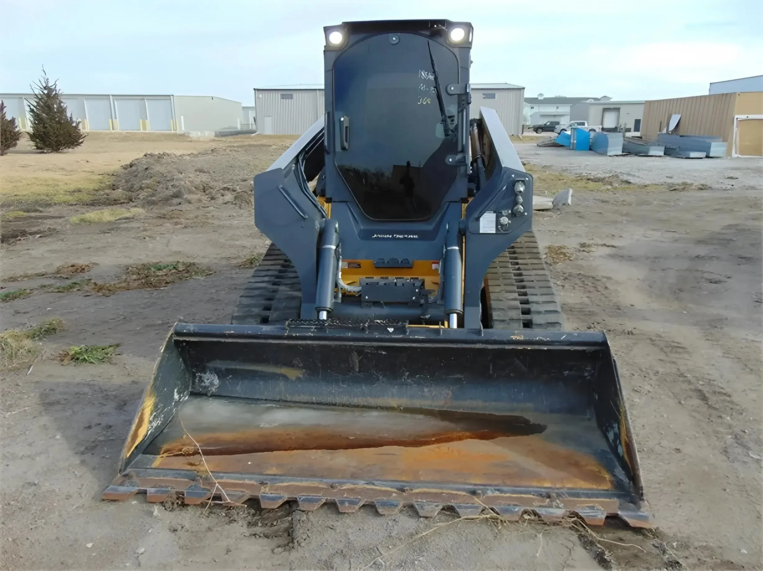 2020 DEERE 333G Small Skid Steer Front End Loader With Bucket Mini Skid ...