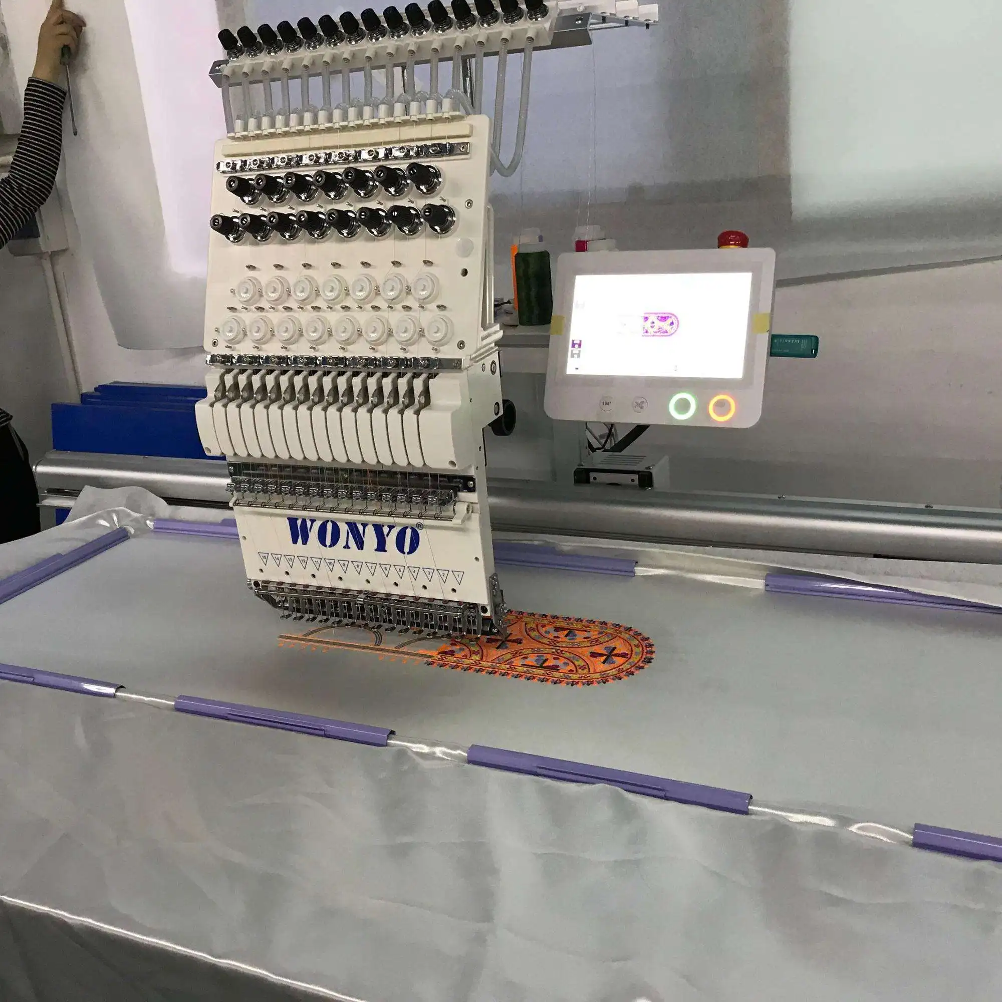 High-speed 9-needle Computerized T-shirt Cap Embroidery Machine Zy ...