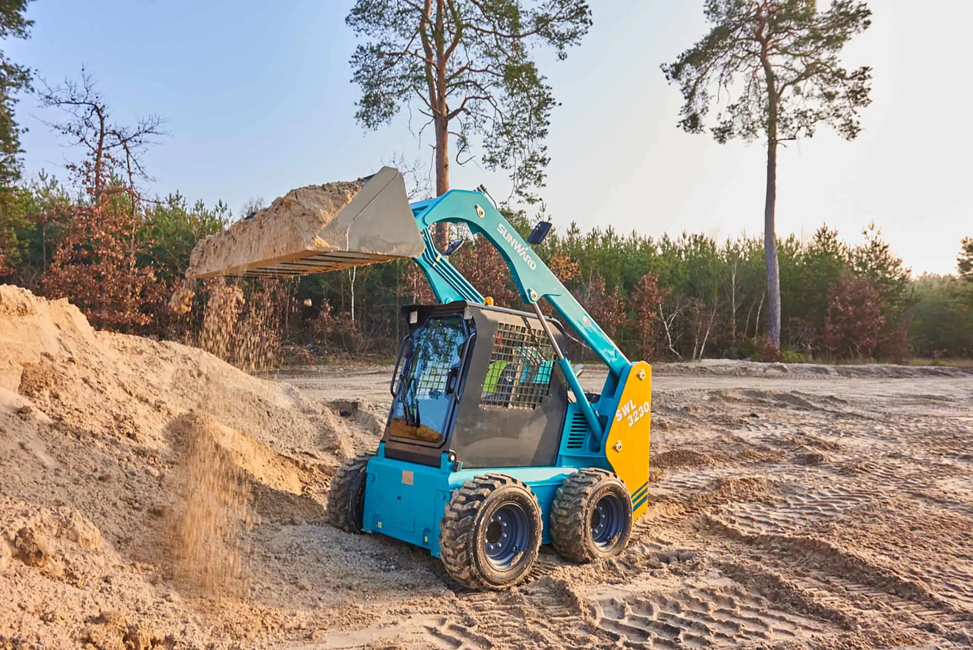 Hot Product 2022 Sunwards Skid Steers Mini Loader Swl3230 Light Blue ...