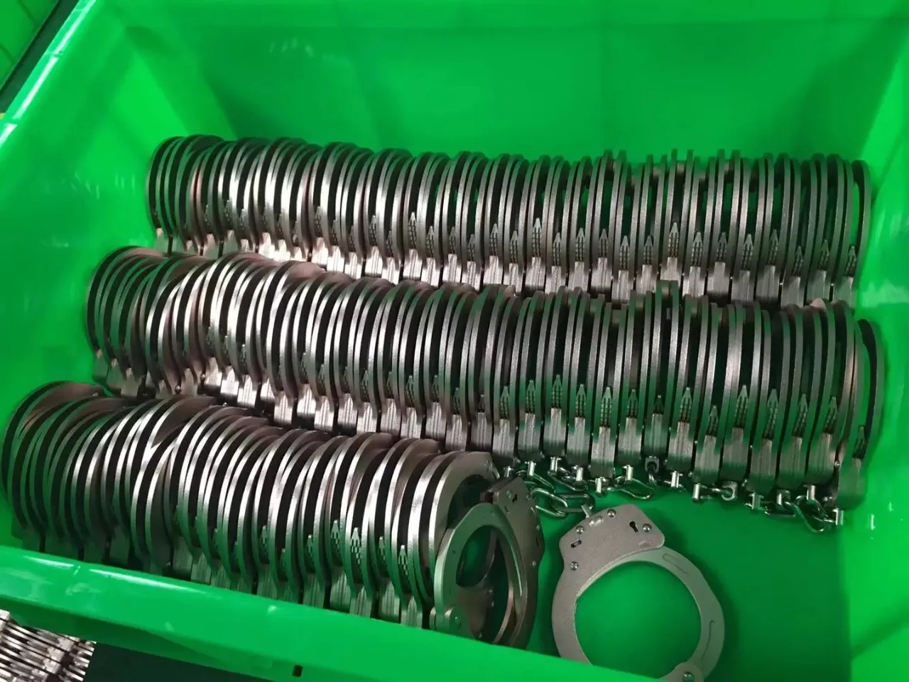 Metal Hand Wrist Cuffs Made Of Carbon Steel With Centre Chain Double ...