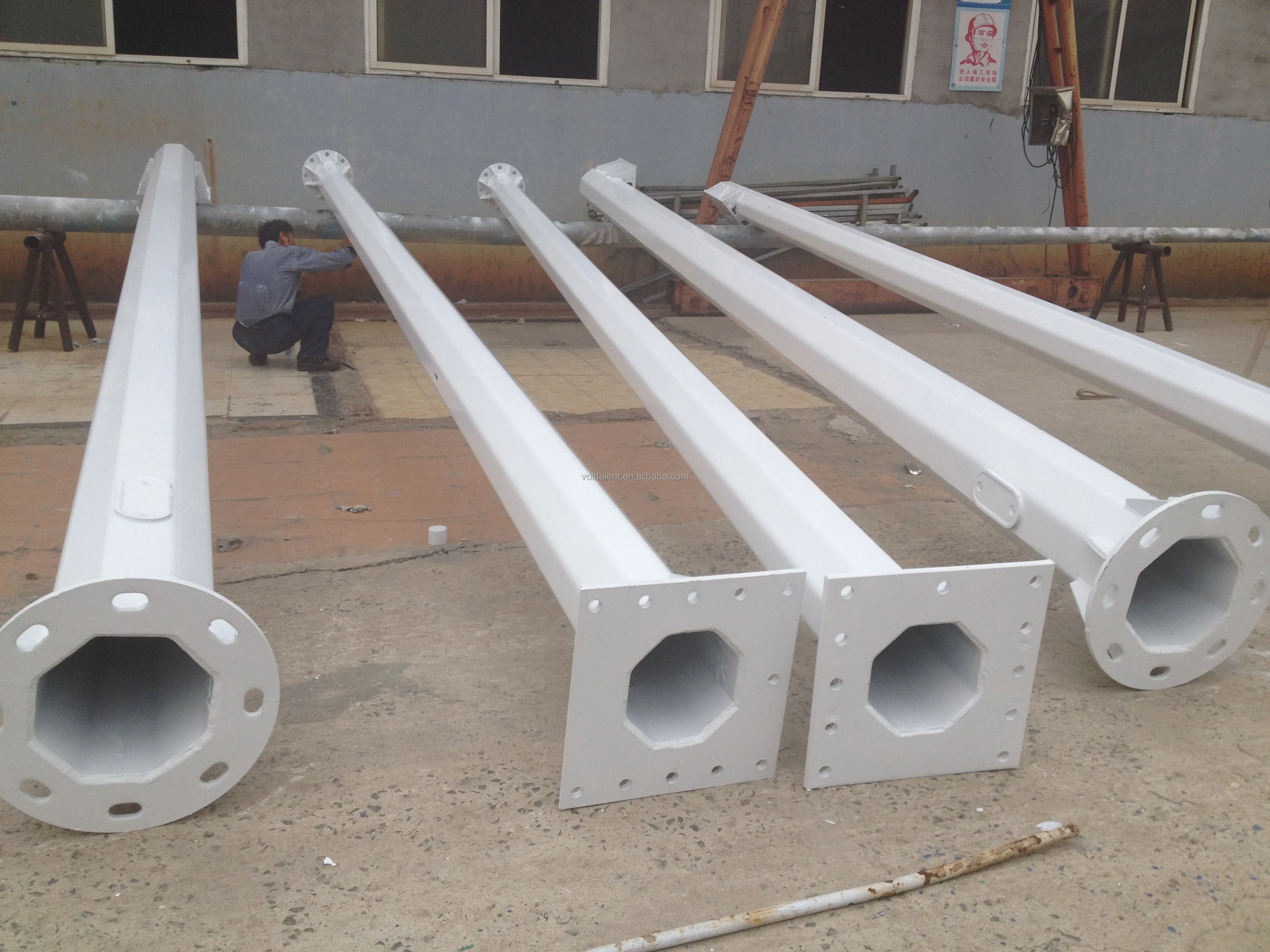 Street Light Pole High Mast Pole Garden Light Pole Traffic Light Hot ...