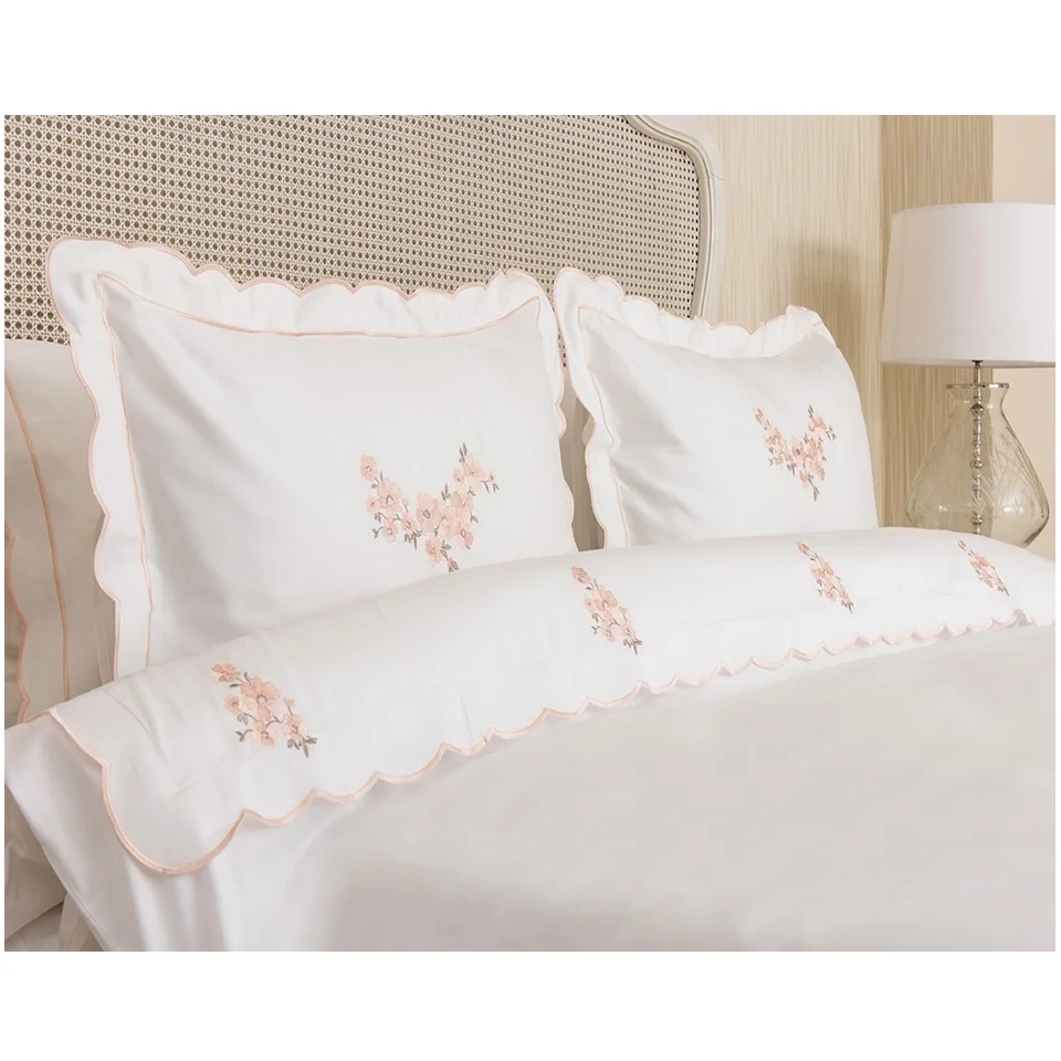 Custom Embroidery Pretty Flower Bedding Set for Home & Hotel