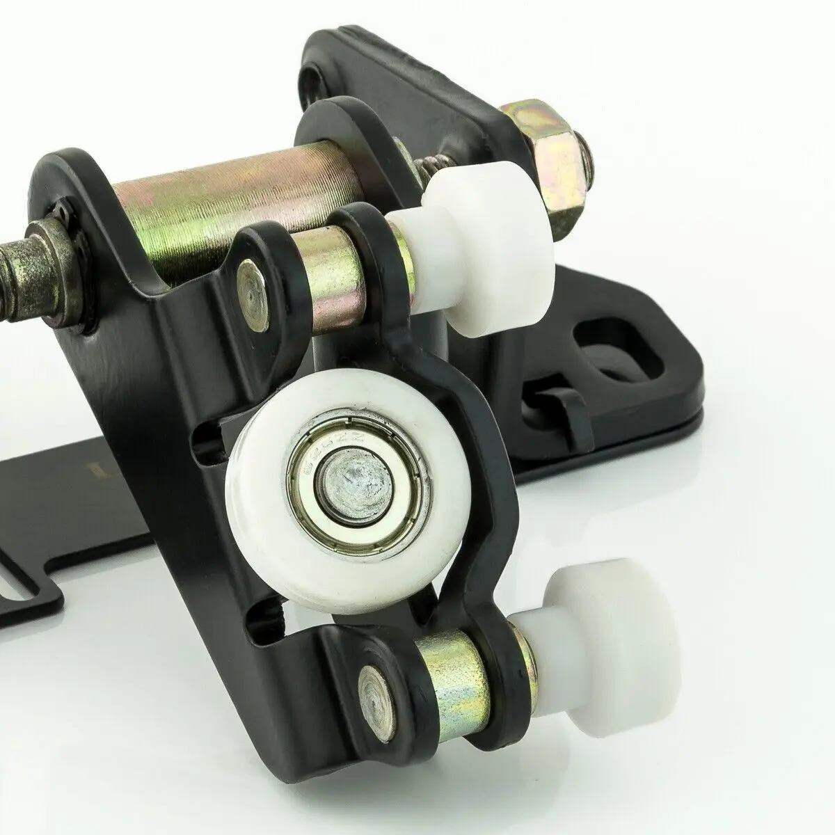 Roller Guide Sliding Door Right Centre 9067600347 for Mercedes-Benz ...