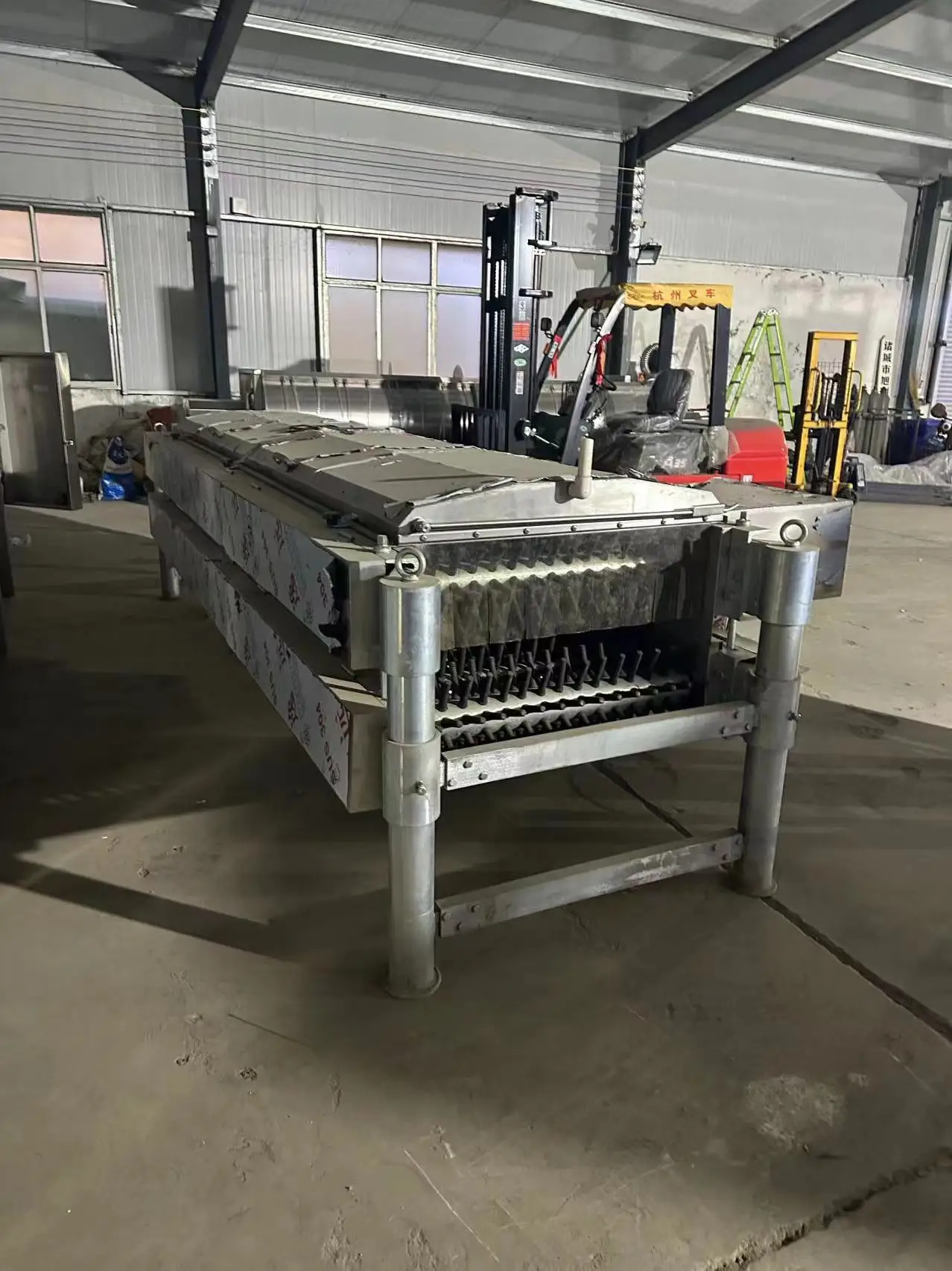 Automatic Poultry Slaughtering Equipment - Efficient & Reliable