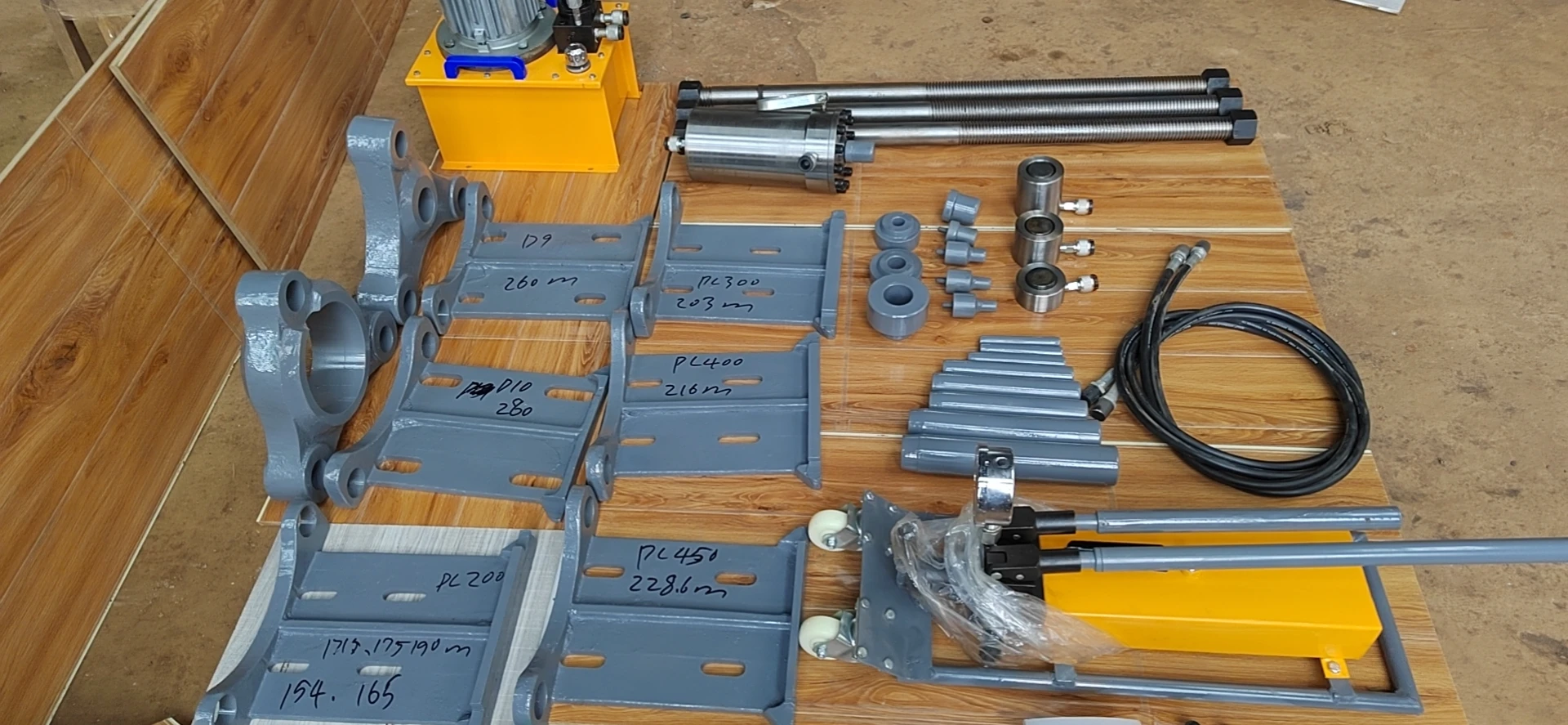 100ton to 200ton Portable Hydraulic Track Link Pin Press