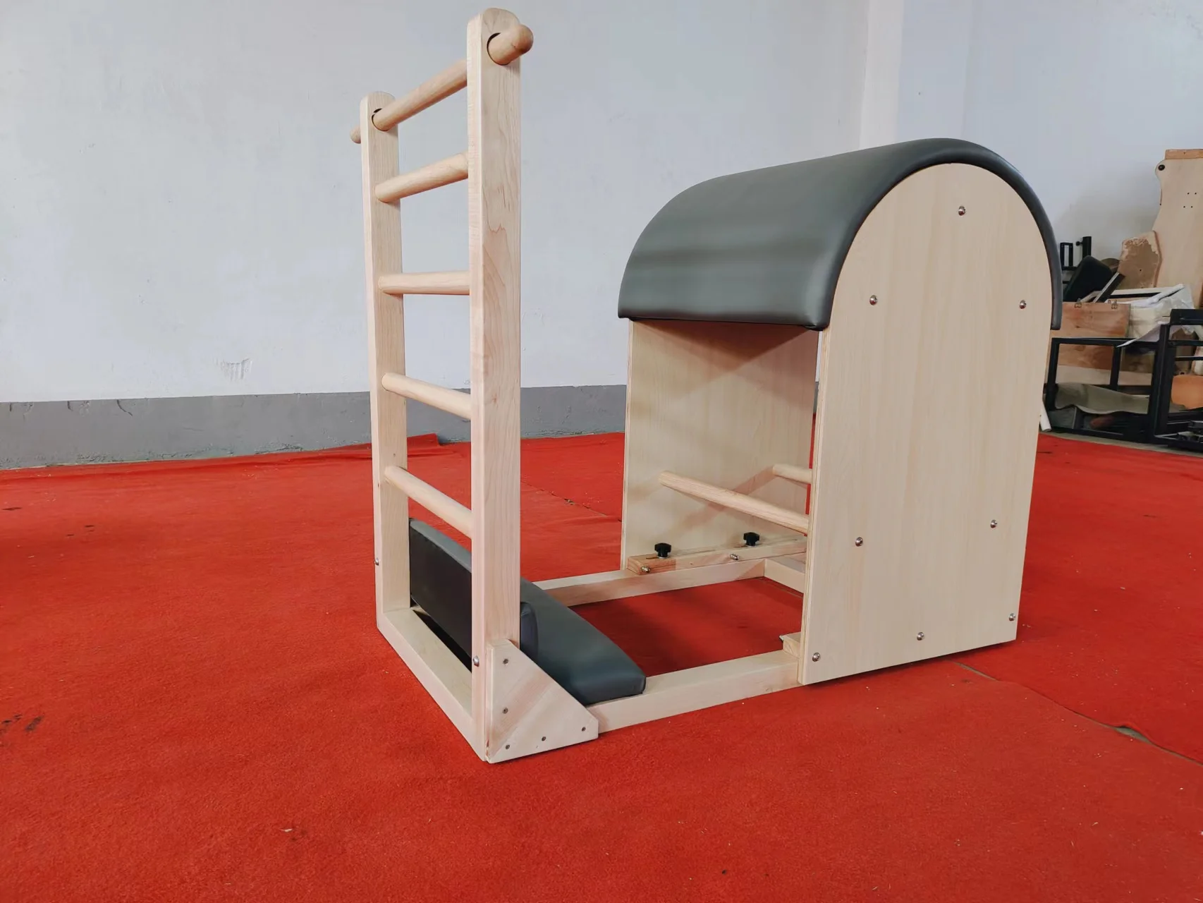 Wooden Ladder Barrel Length Adjustable Wooden Base Stable Maple Ladder ...