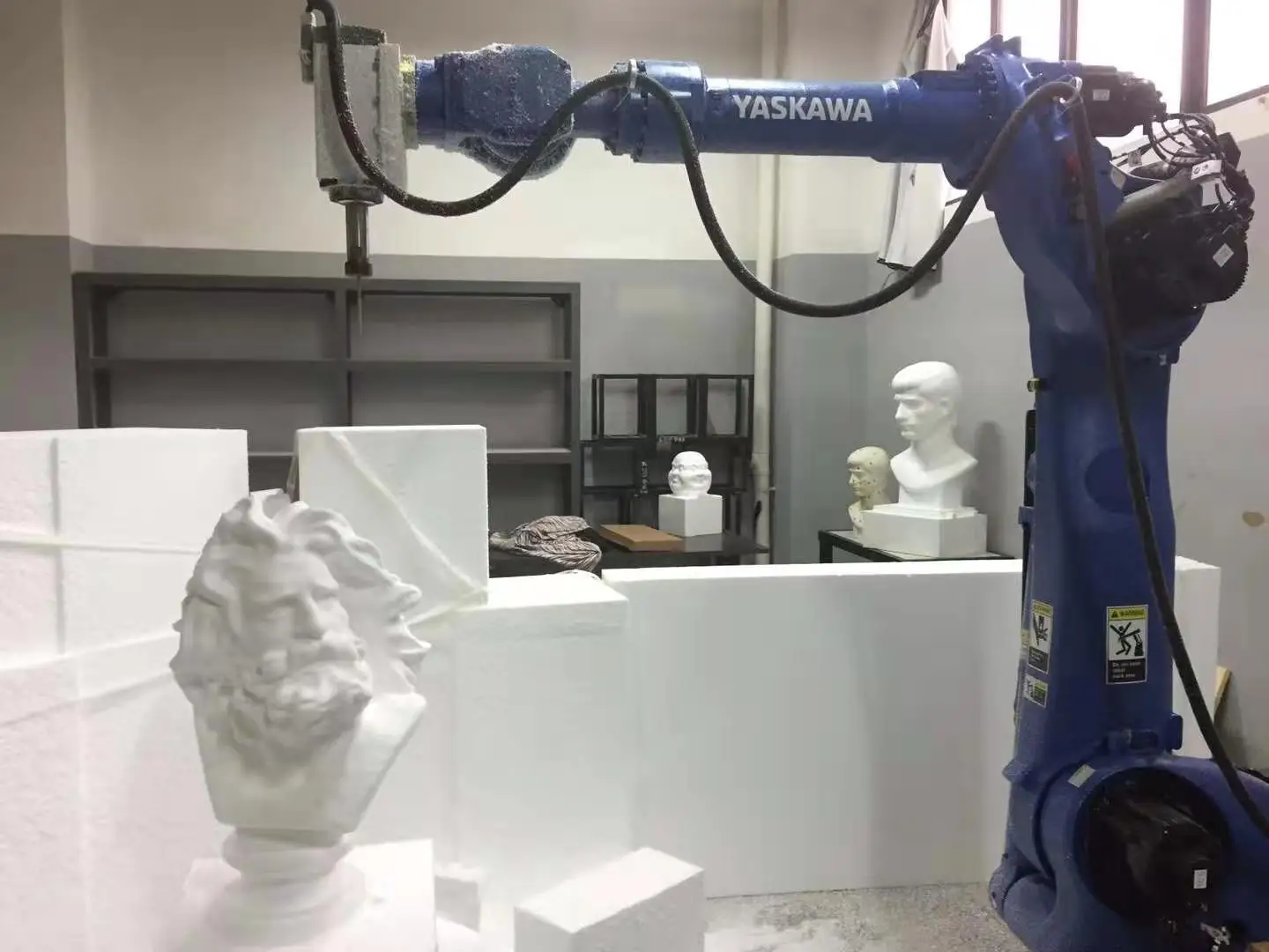 6 Axis Robot Adding Rotation Table 7 Axis Robot Arm For Milling