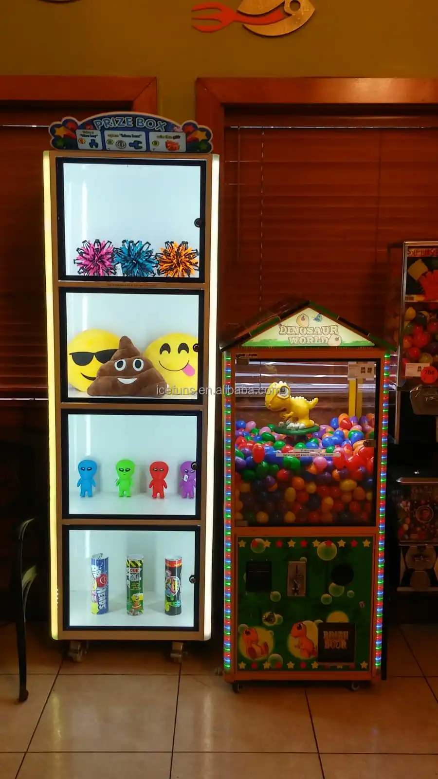 ICEFUNS Prize Locker Claw Crane Machine - Fun & Entertainment