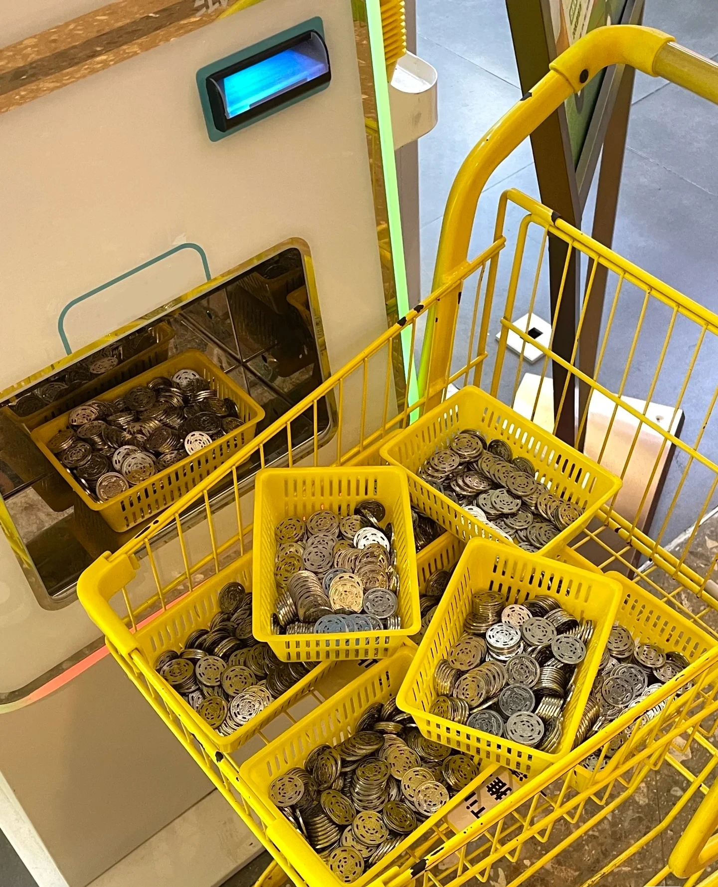 1 Year Warranty Toy Claw Machine Custom Coin Operated Games Mini Claw ...