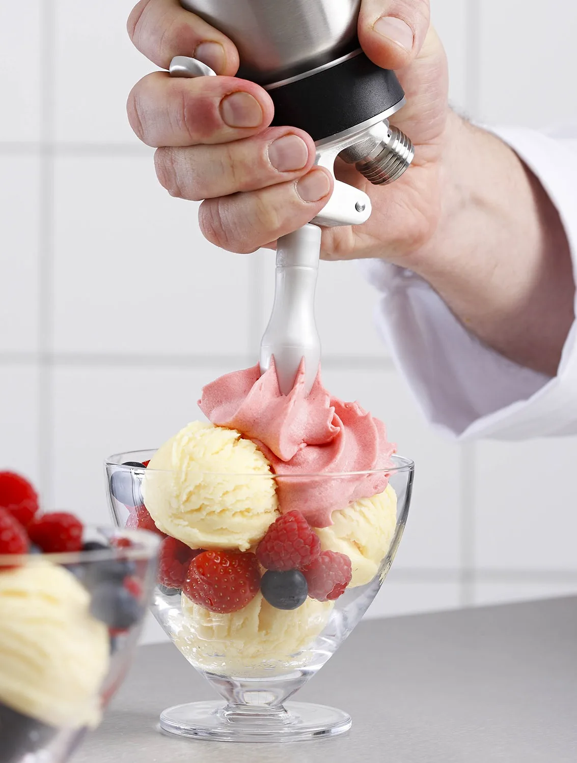 Professional Stainless Steel Whip Cream Dispenser For Mousses And ...