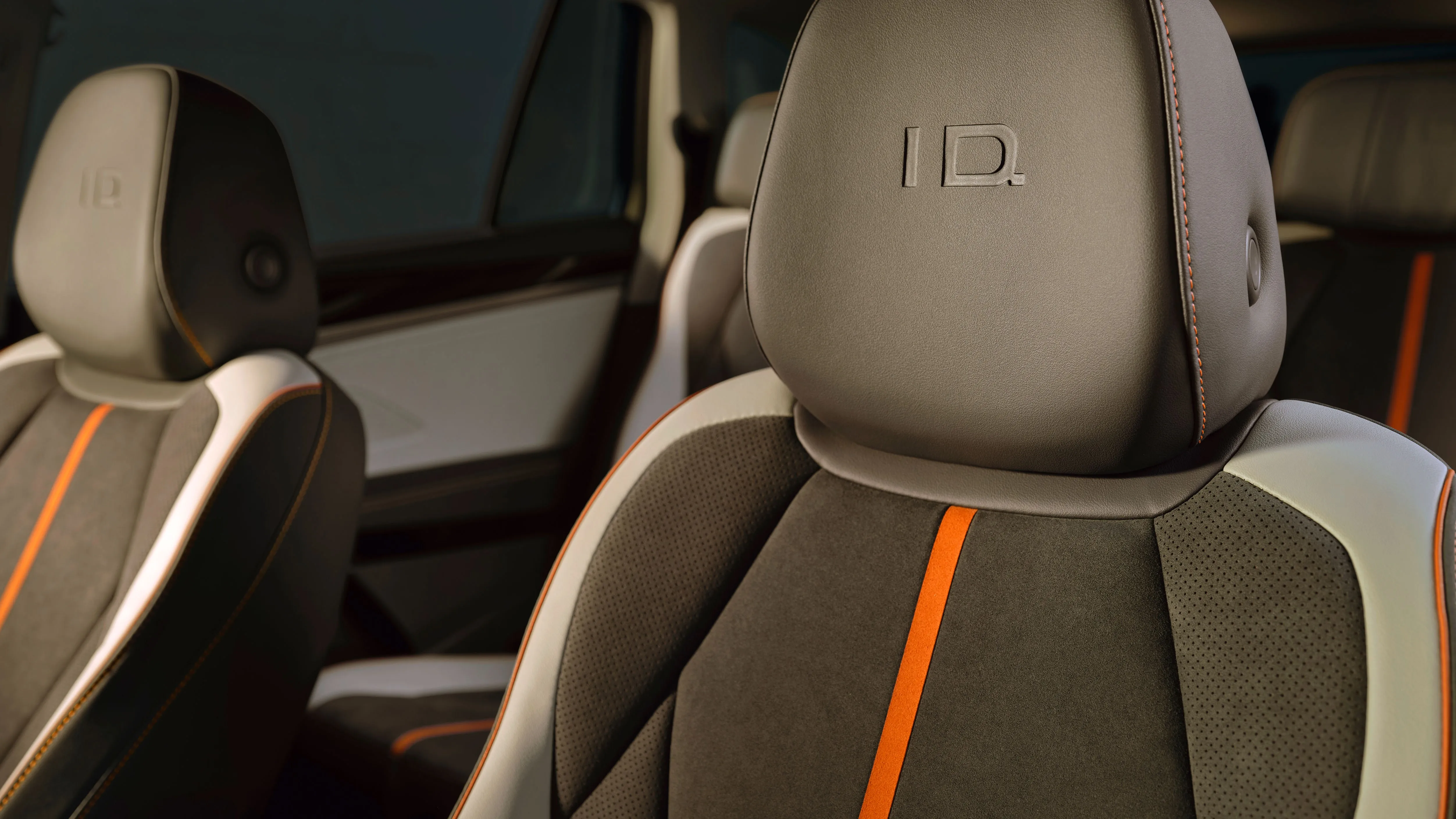 12 Harman Kardon Speakers Moke Faw High Speed Transmission Volkswagen ...