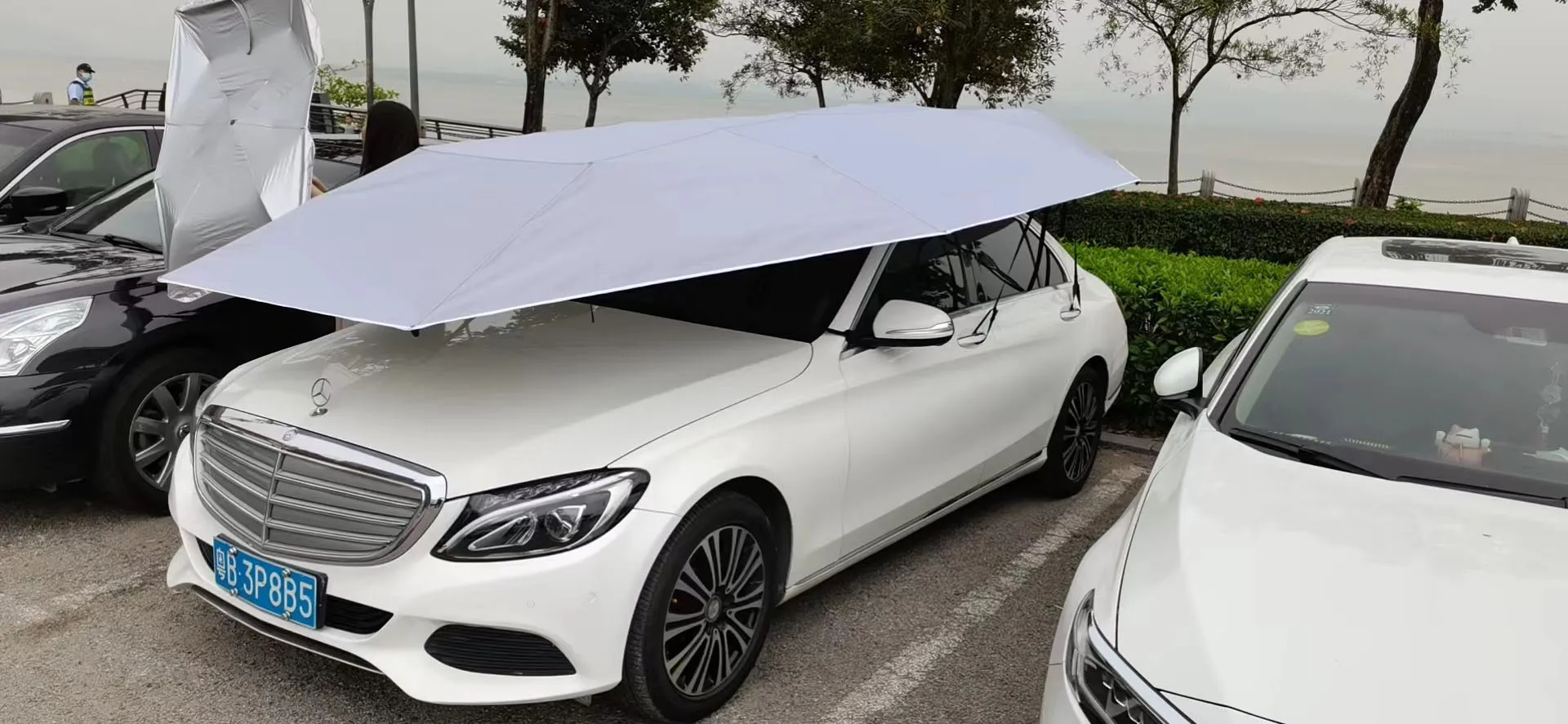Car Tent - Portable Folding Car Umbrella with Remote Control