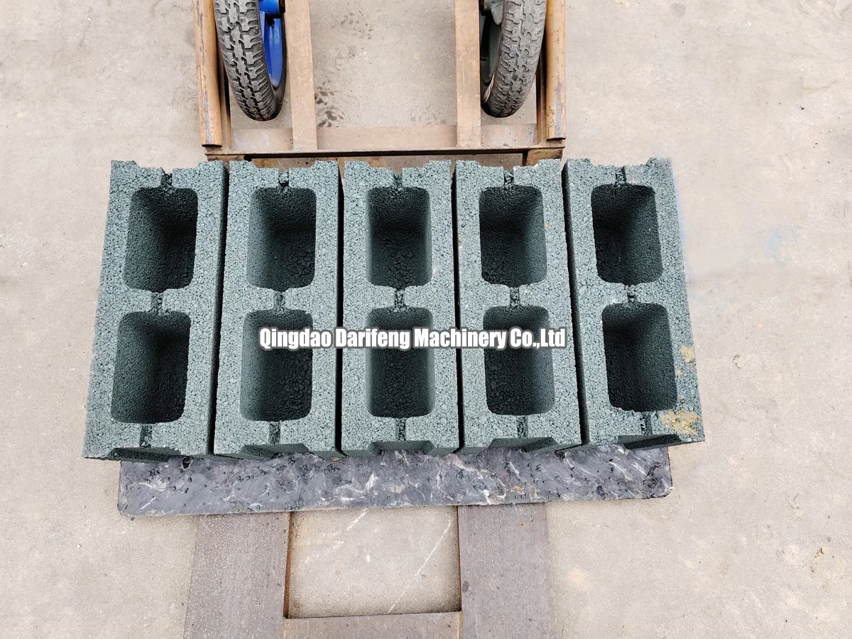 Semi Automatic Cement Concrete Interlocking Hollow Block Brick Making ...