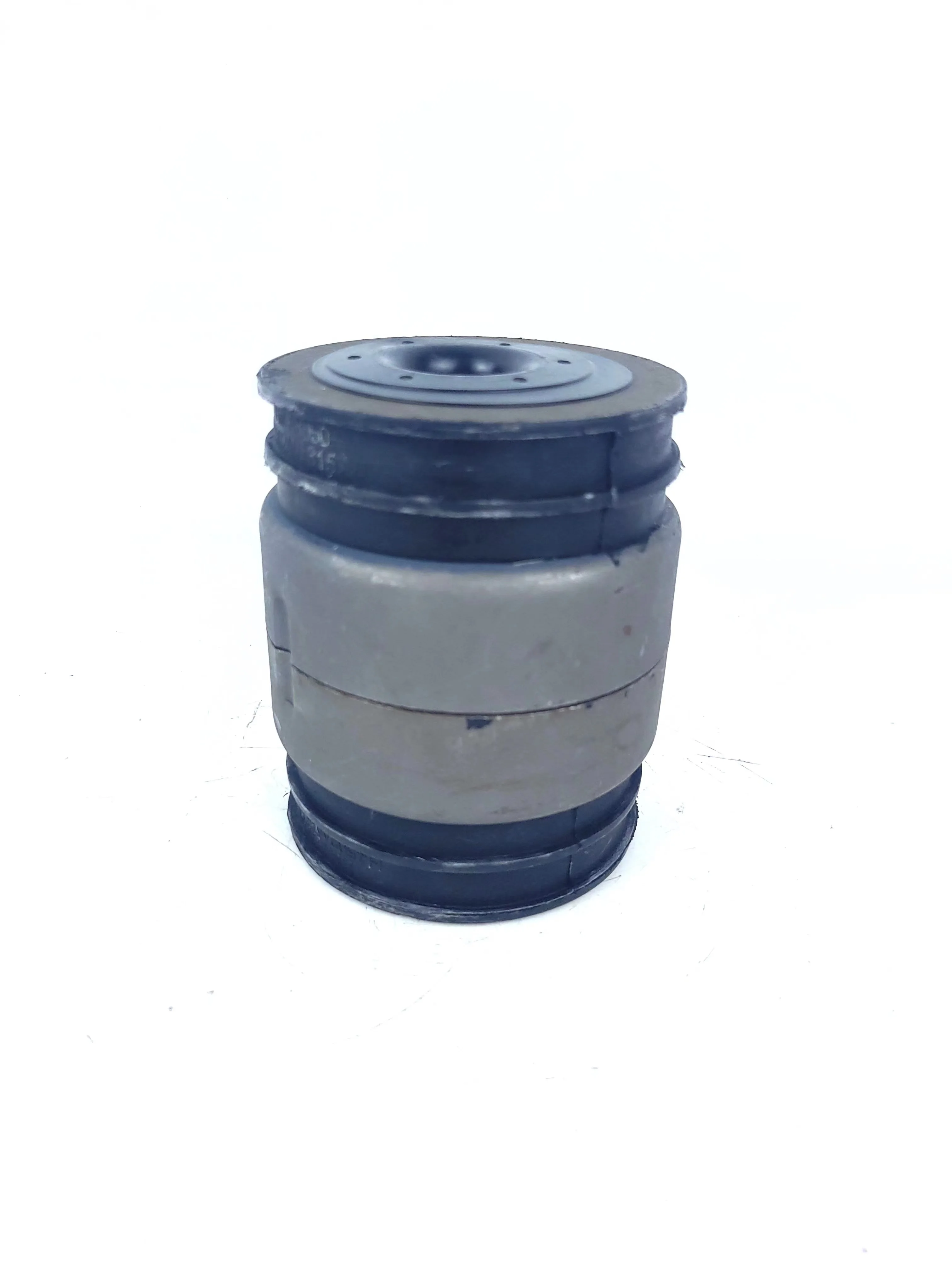 Truck Parts Cabin Suspension Bushing Oe 9403171112 9423170812 ...