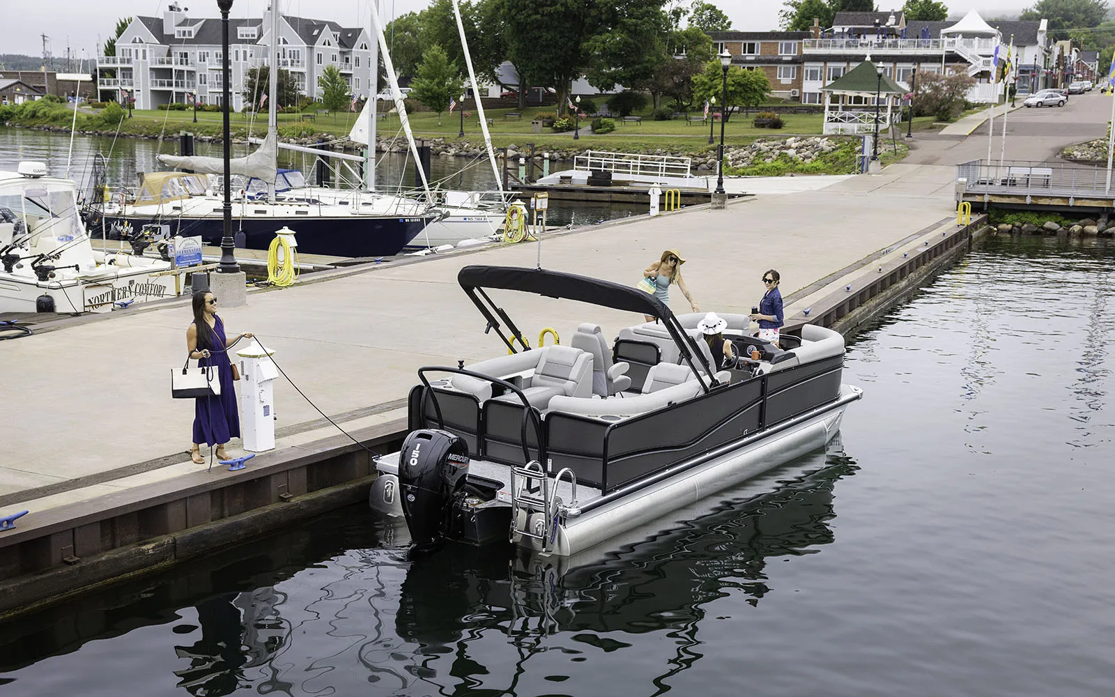 Customizable 27ft Luxury Pontoon Party Boat With High-quality ...