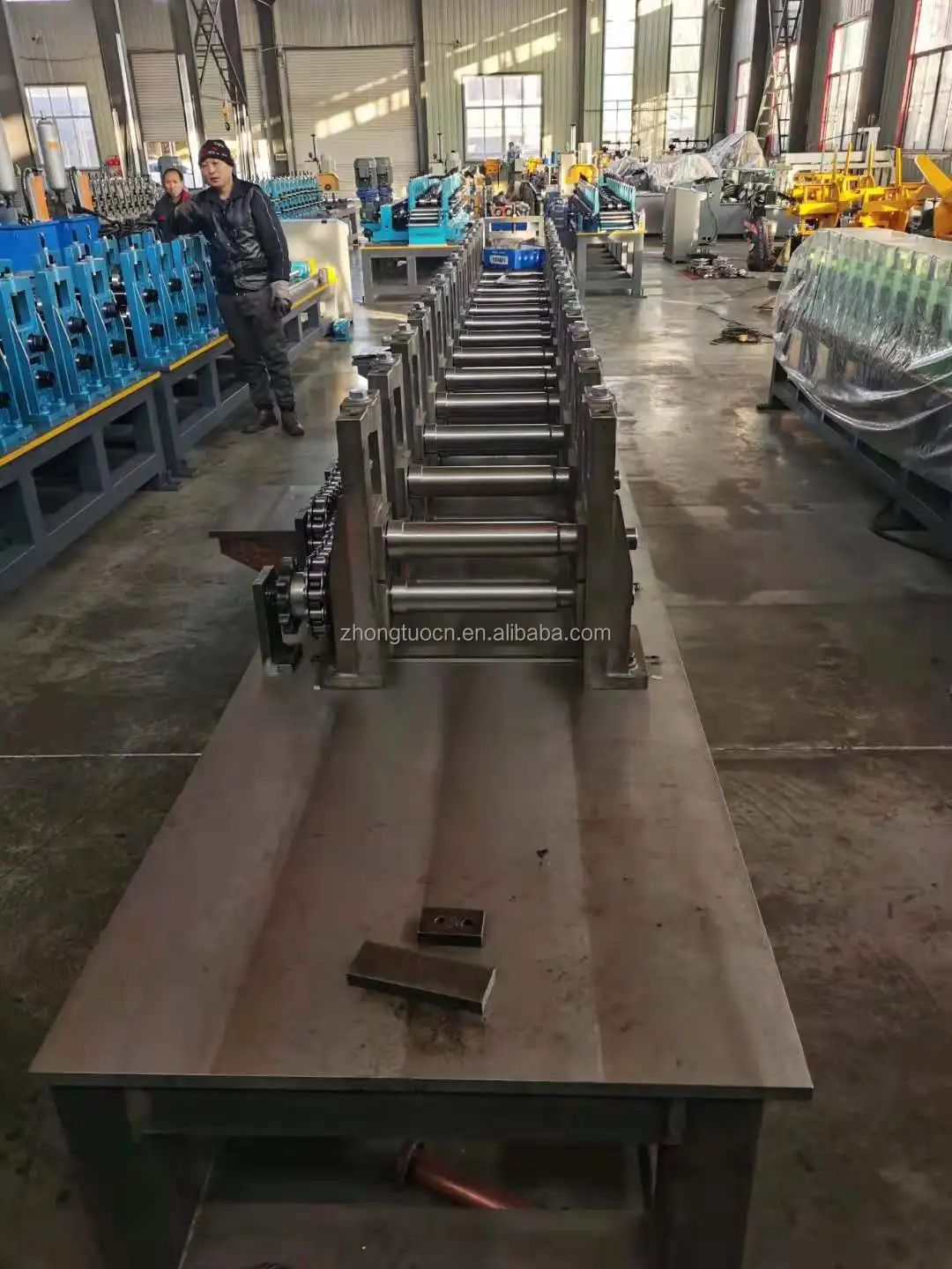 Galvanized Slat Road Steel Metal Fence Machine Typical Metal Fence ...