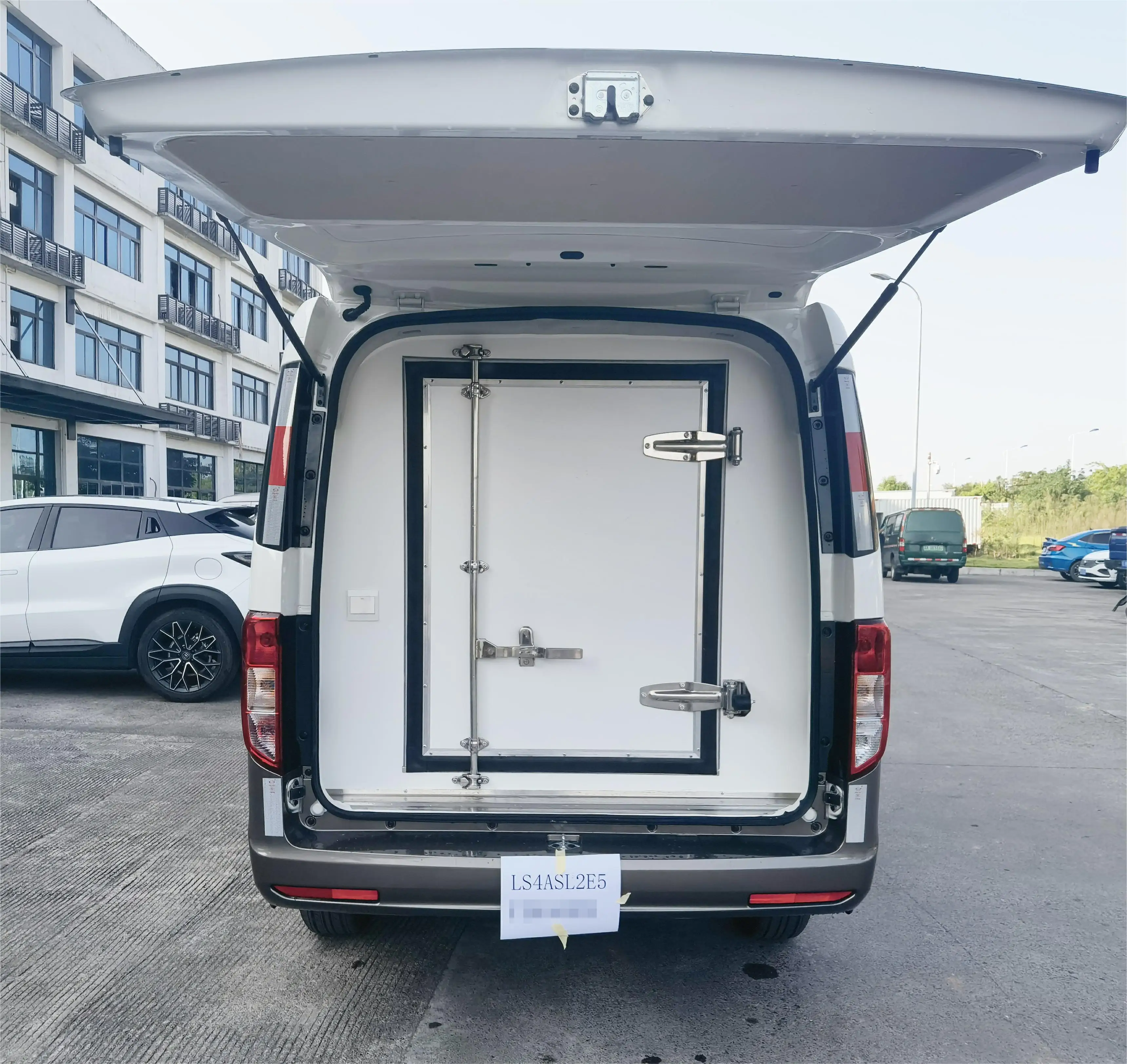 Used Refrigerated Vaccine Drug Transport Vehicle - Mini Truck Van
