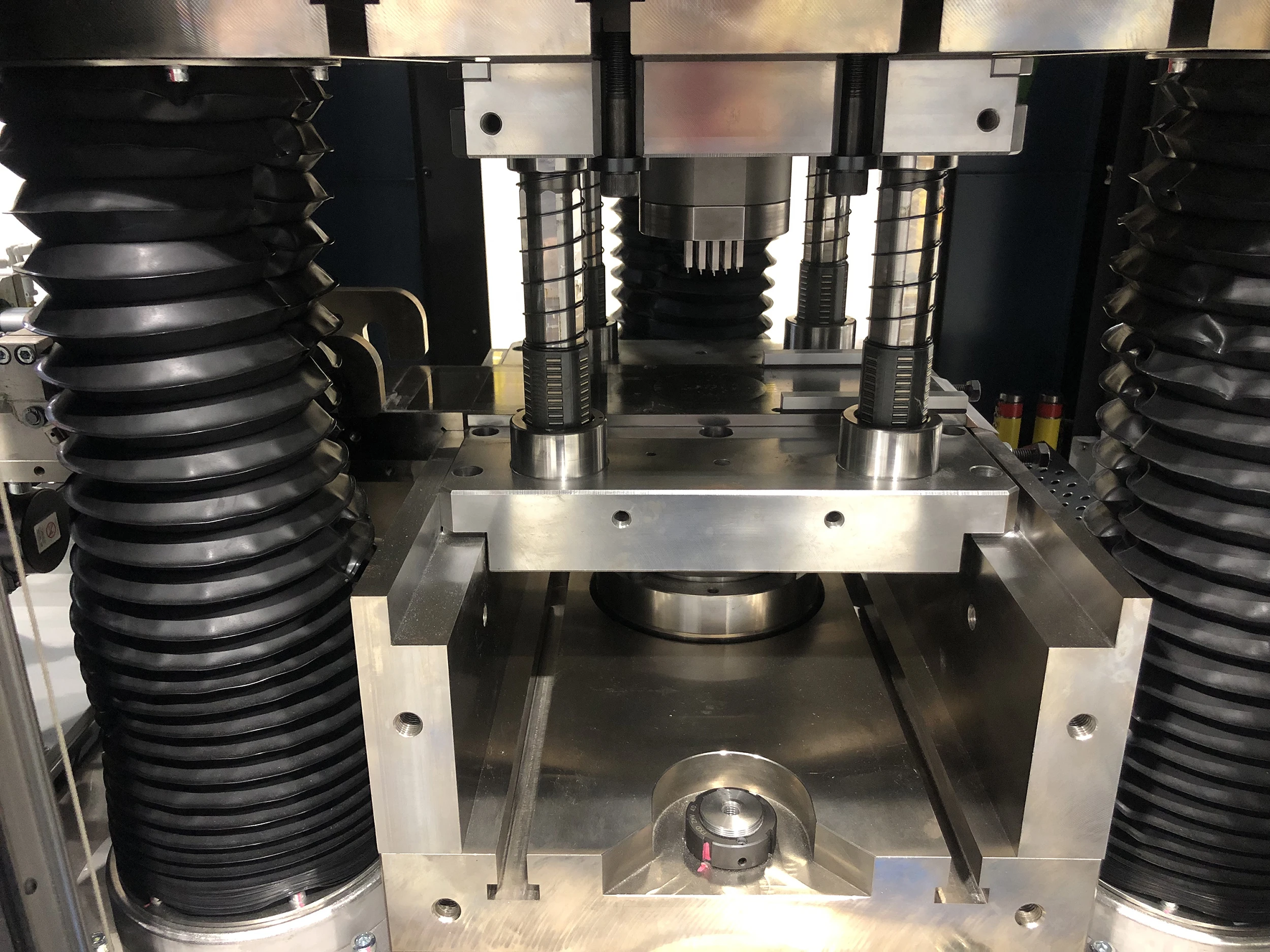 Japanese Compact Servo Press Machine For Metal Powder Molding - Buy ...