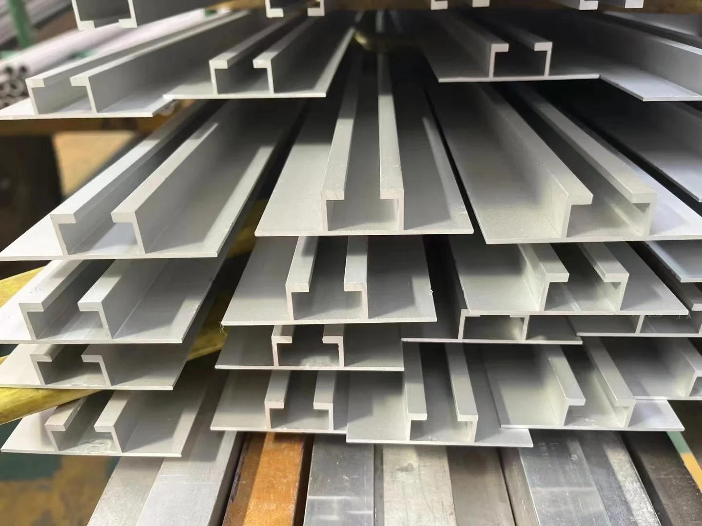 Custom Aluminum Extrusion Profiles - Durable & Versatile