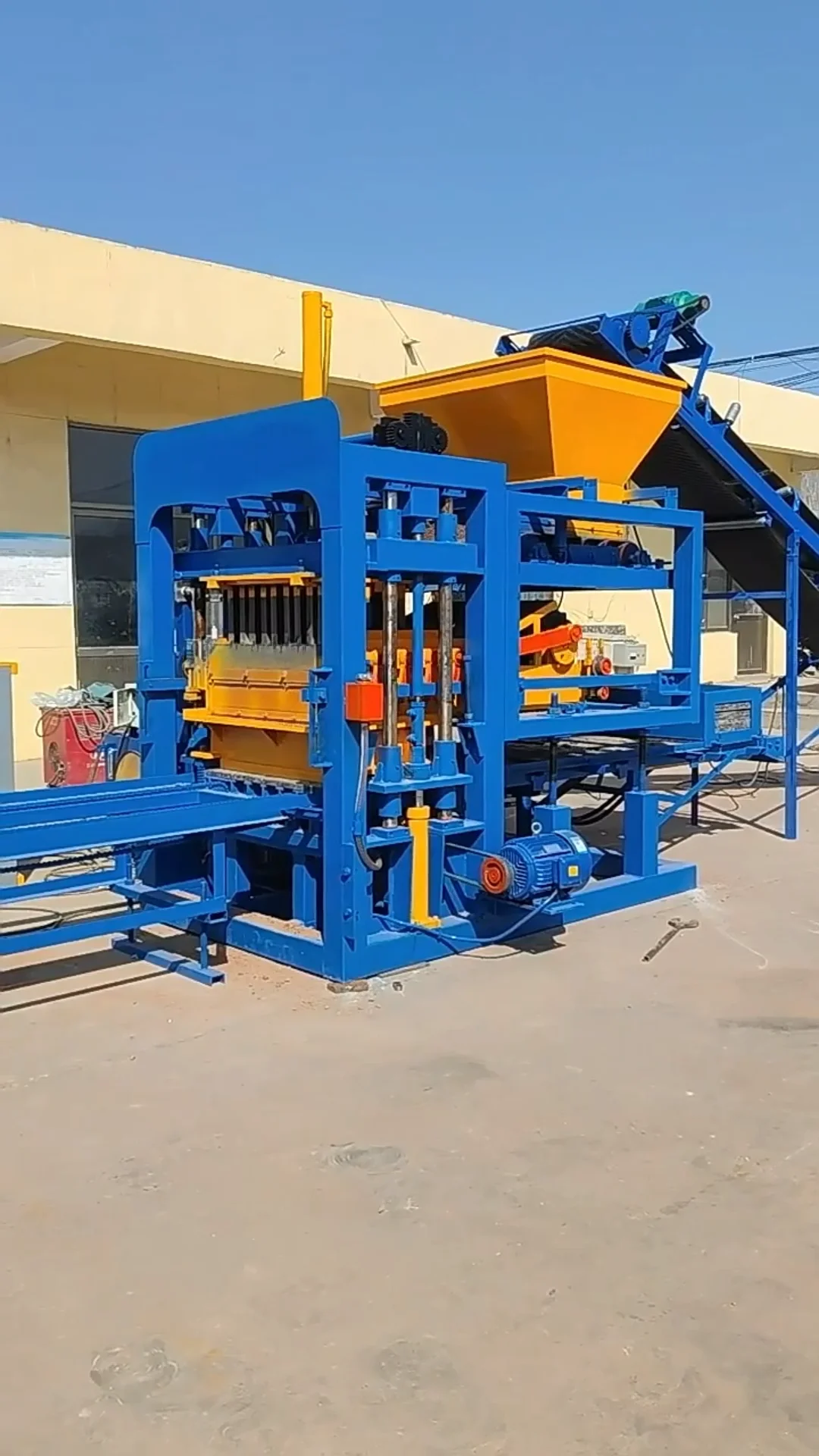 Automatic Cement Brick Making Machinery Concrete Block Machine For Sale ...