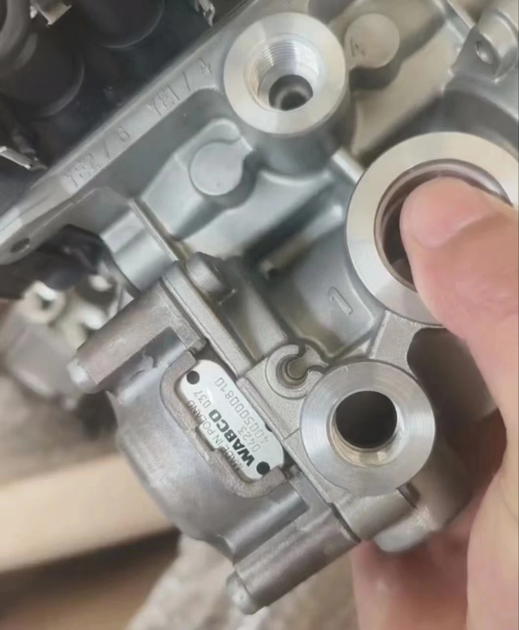 ABS Combination Valve 4005000810| Alibaba.com