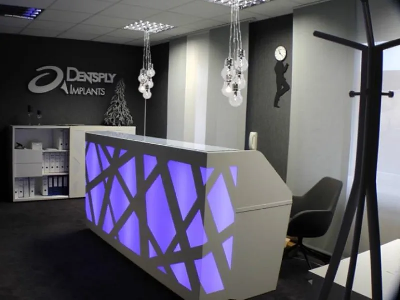 Fancy Ultra Modern Hair Salon Reception Desk Design Ideas