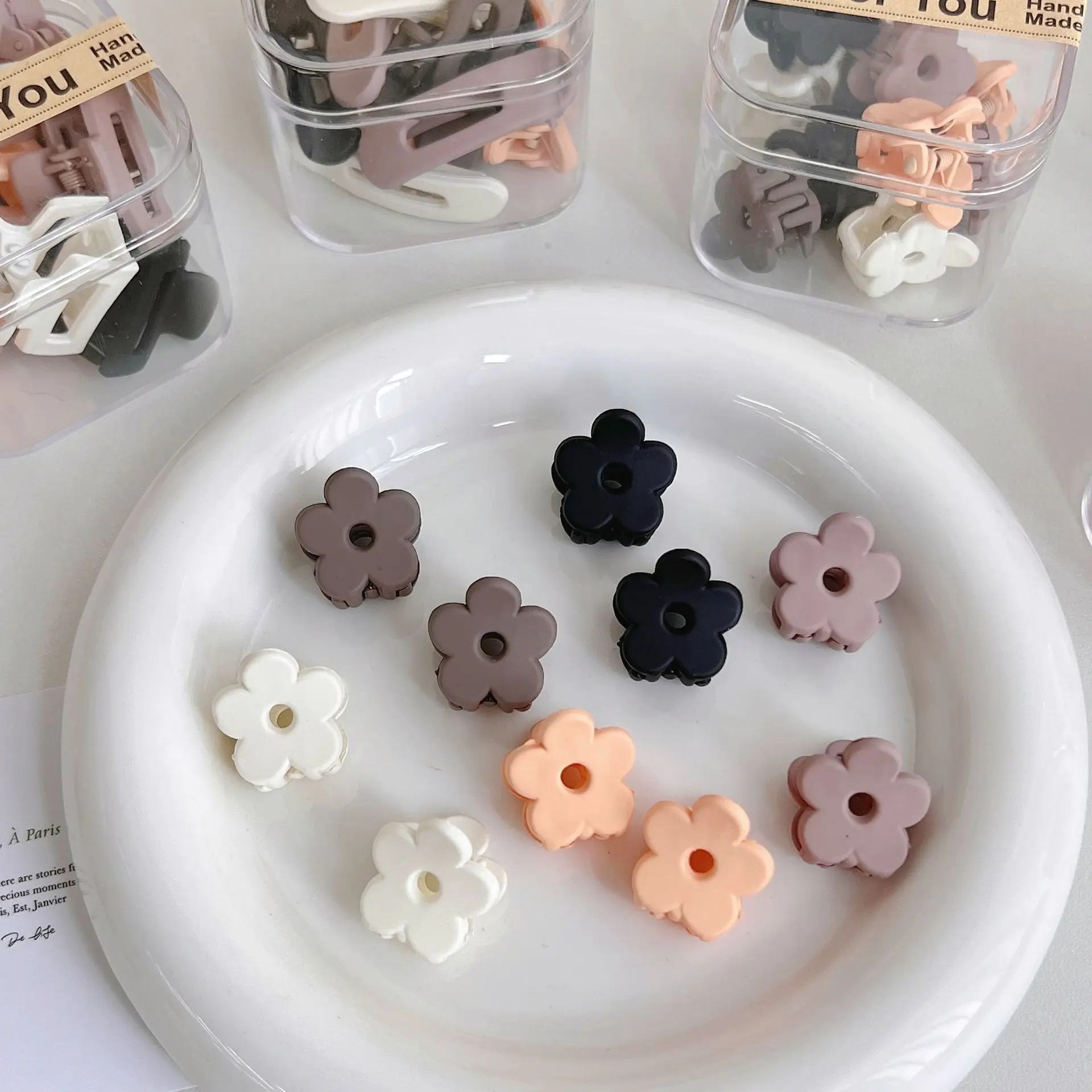 Fashion Hot Selling Mini Hair Claw Clips Acrylic Small Girls Hair Clips ...