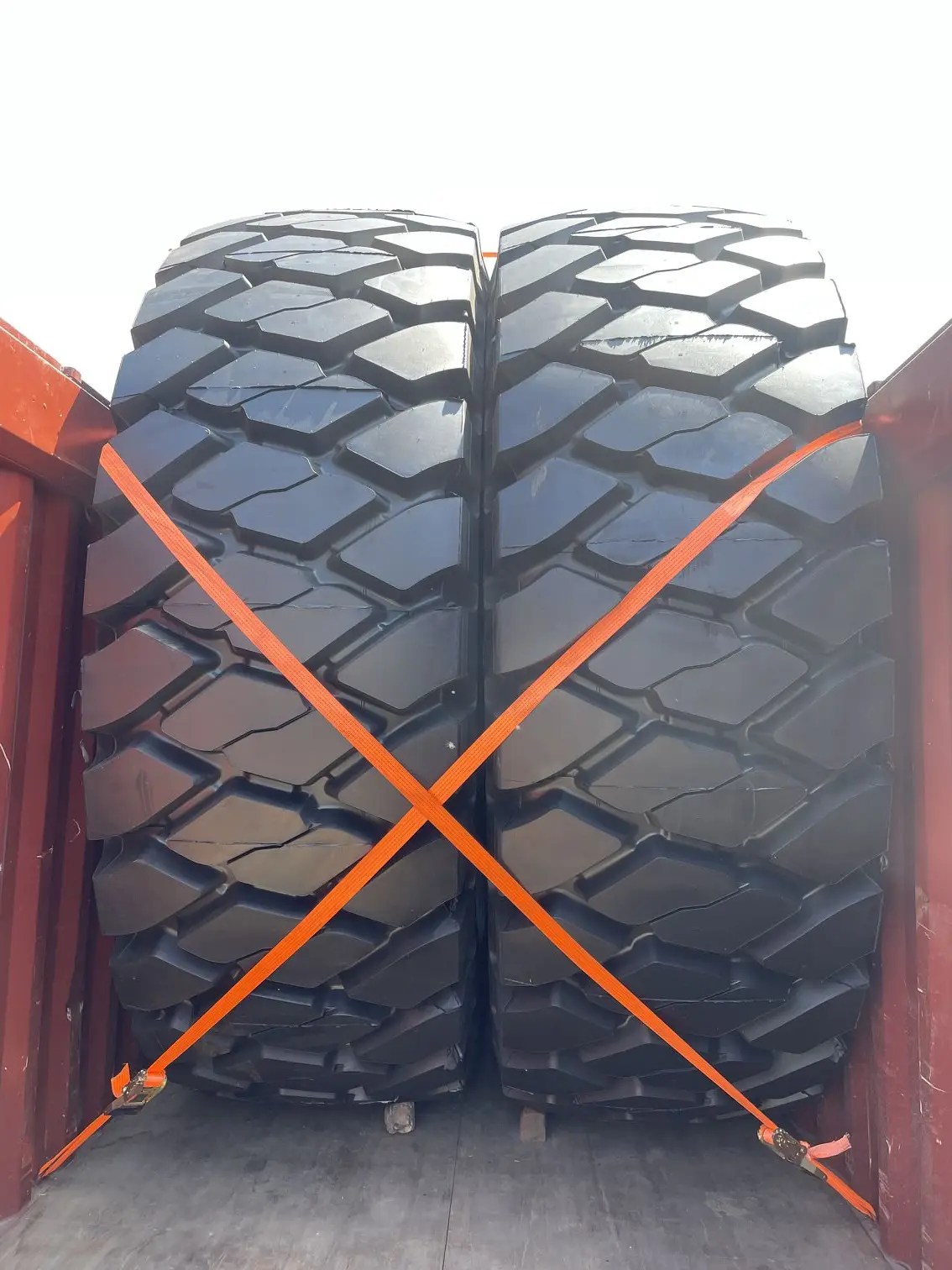 Otr Tire 27.00r49 33.00r51 36.00r51 Nbr811 Large Dump Truck And Port ...