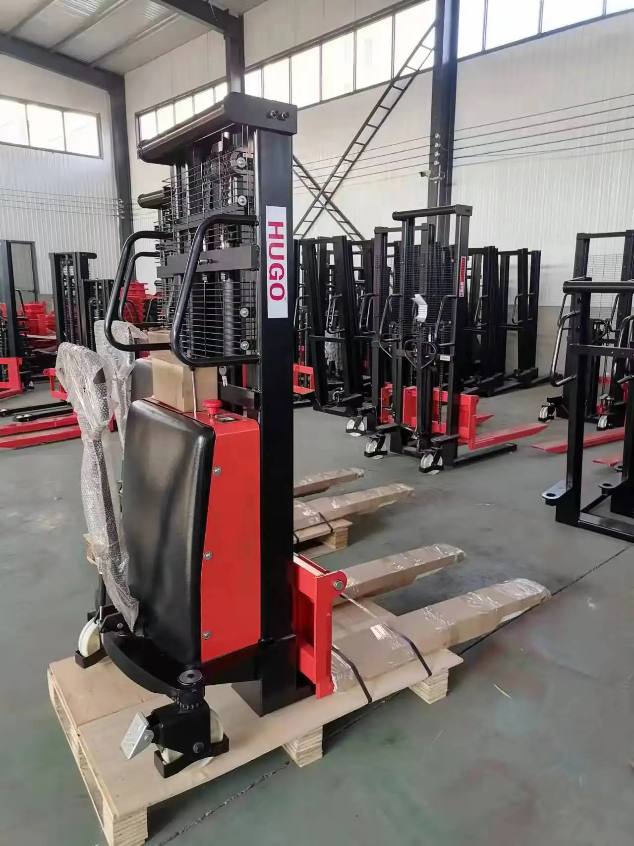 3307lb to 4409lb Electric Stacker - Easy Operation & Safety