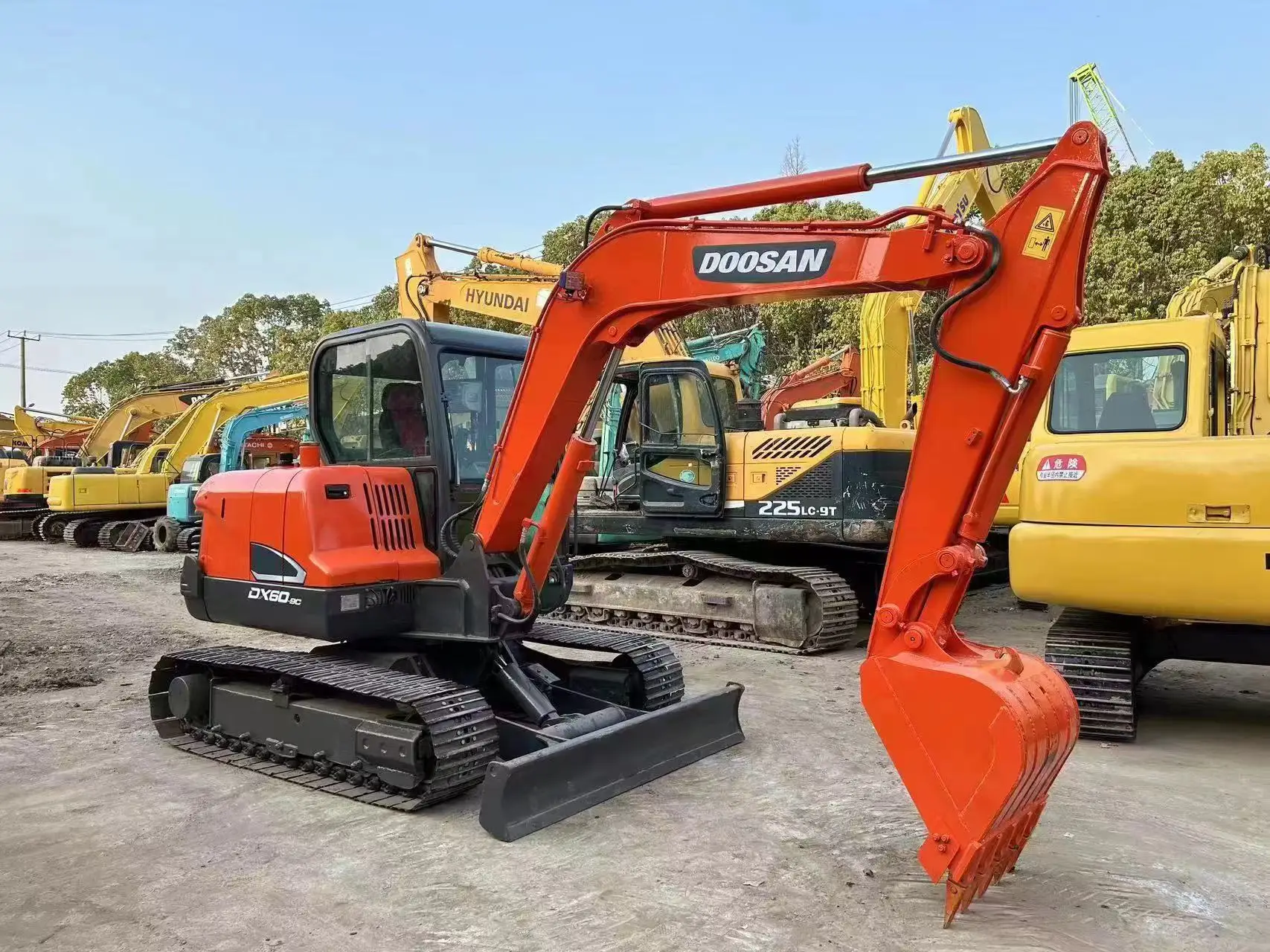 Cheap Mini 6ton Doosan Dx60-9 Excavator Used Dx60 Crawler Farm Digging ...