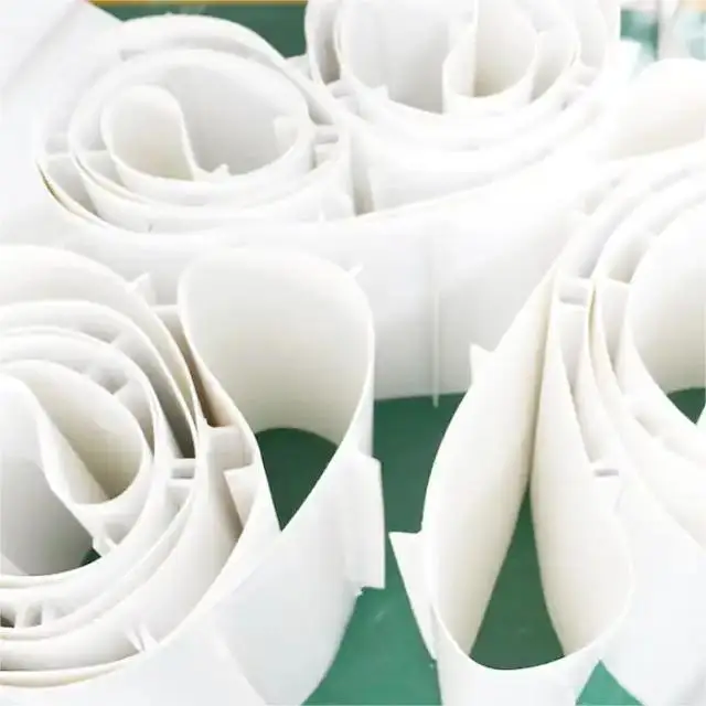 Pvc Material Baffle Conveyor Belt Elevator Feeding Special For Climbing ...