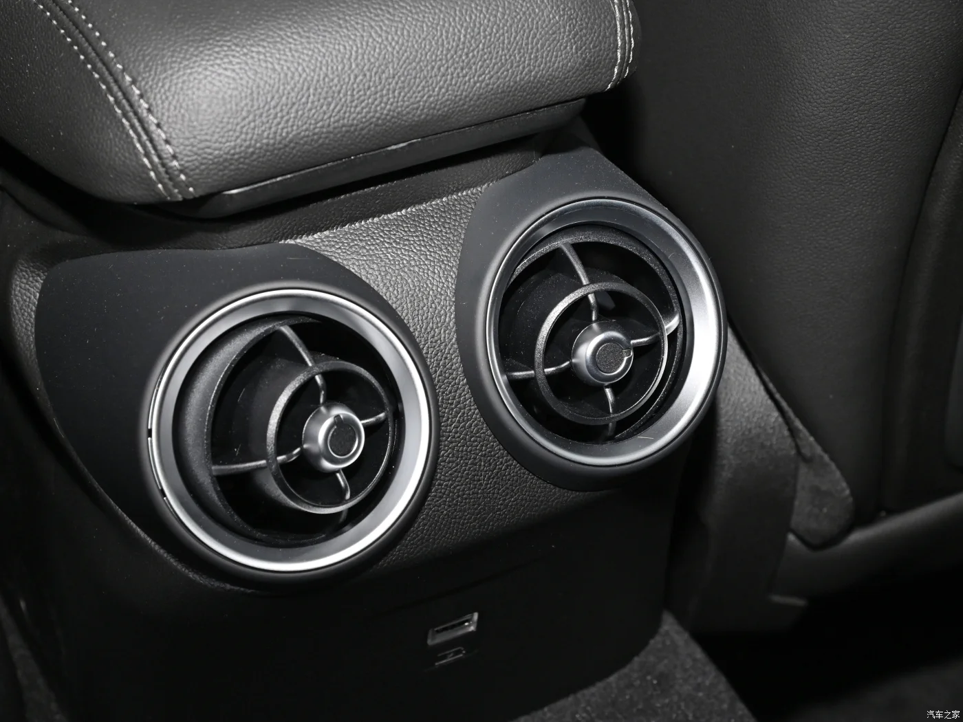 Luxury 2024 Alpha Romeo Juliet Midsize Gas Car Year Of The Dragon ...