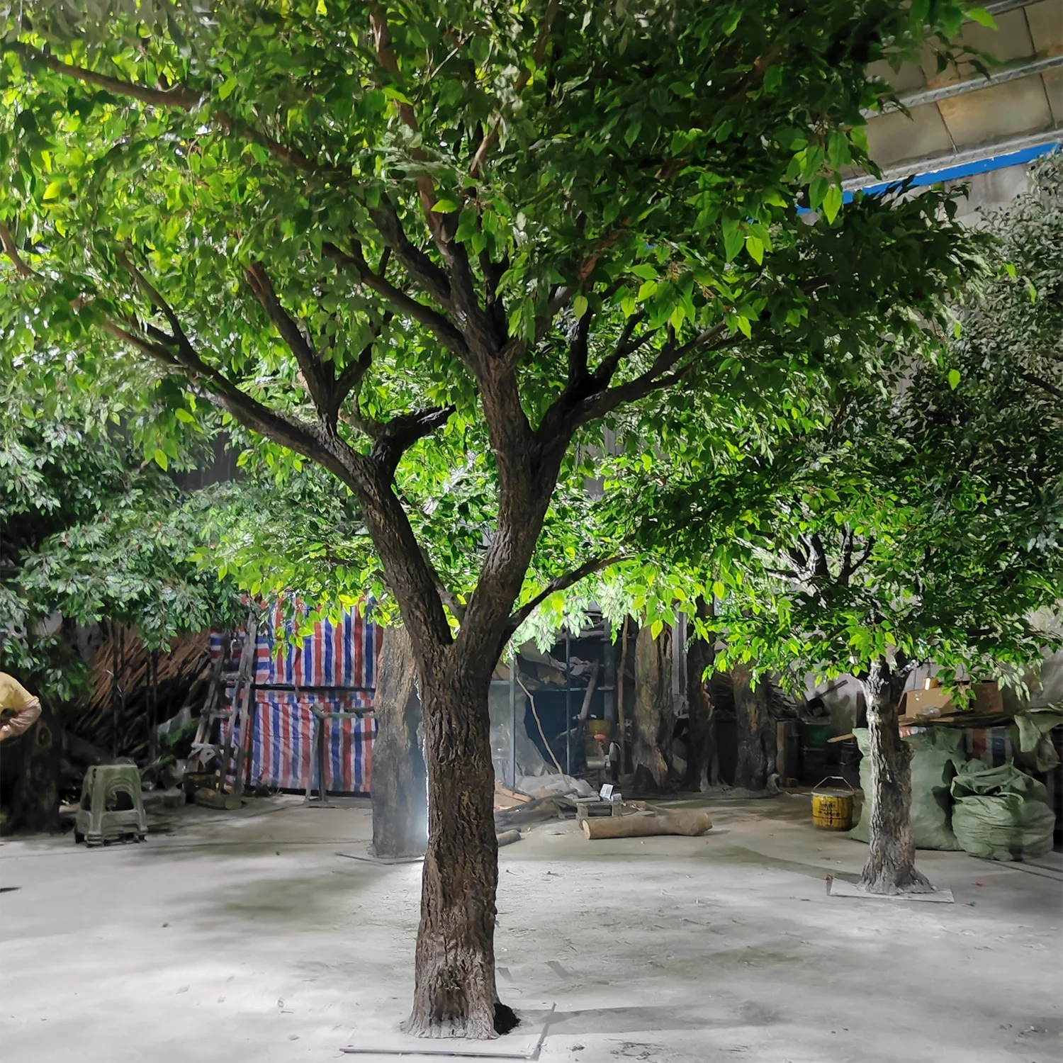 Custom 4m Faux Indoor Ficus Tree - Stylish Big Banyan Tree for Shops ...