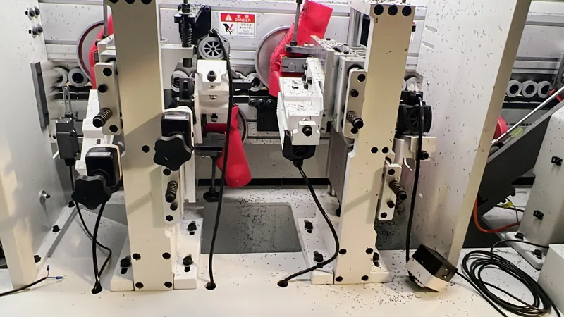 Heavy Duty Wood Veneer Edge Banding Machine Pre-milling From Factory ...