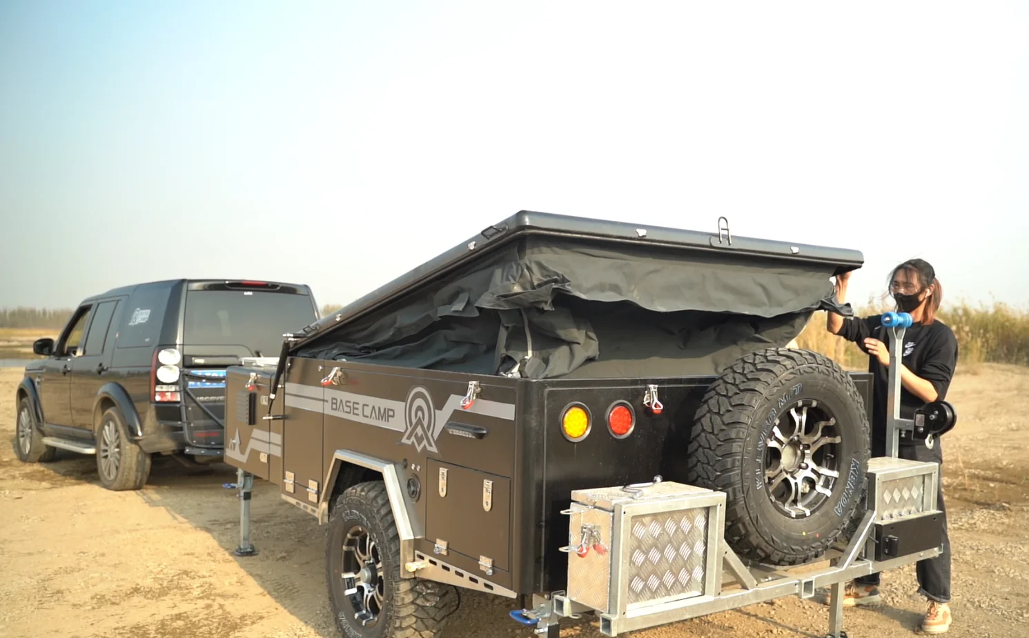 Customized 20ft Steel Structure Expansion Room Mobile Cabin / 1 Or 2 ...
