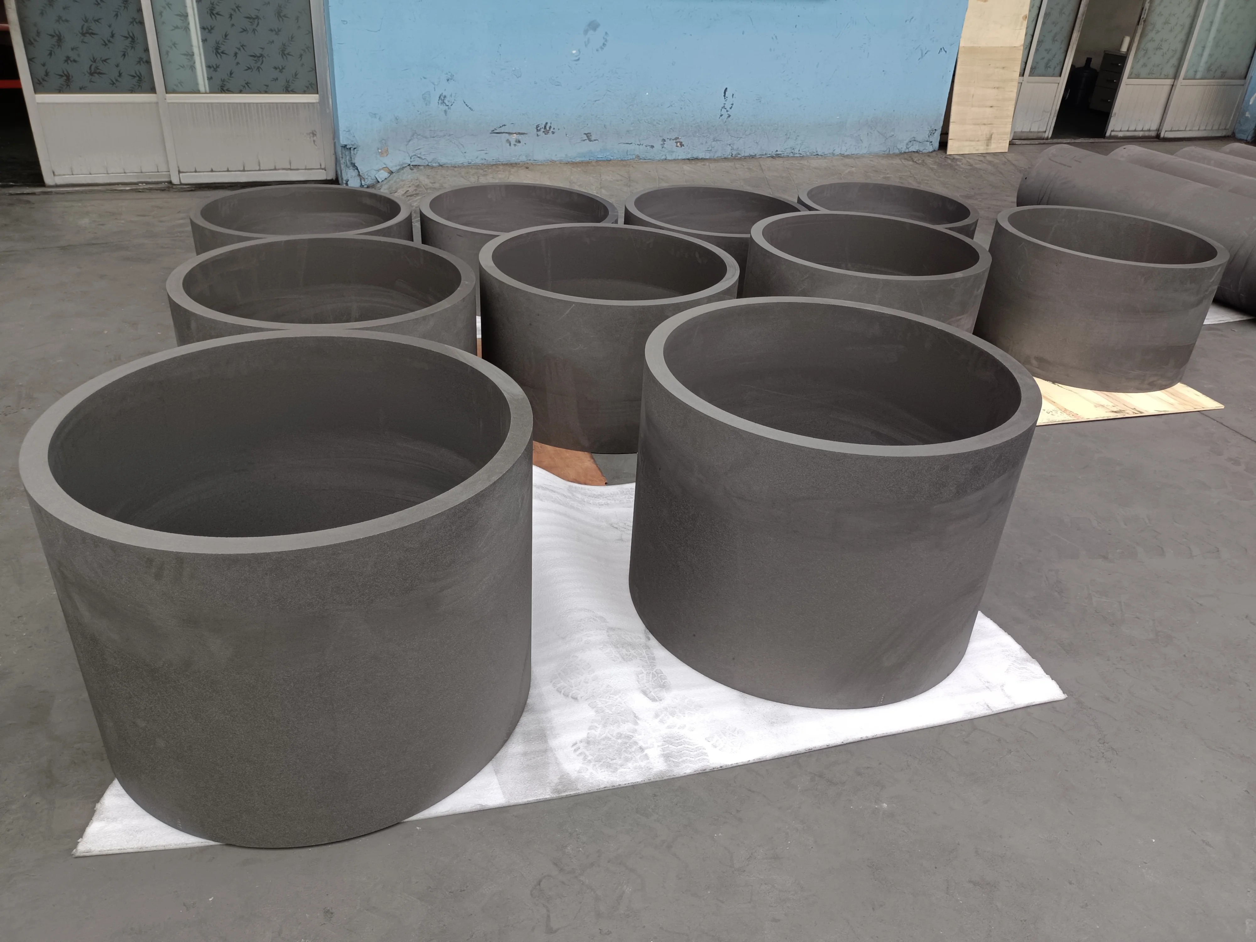 Custom OEM Graphite Crucible and Silicon Carbide Crucible Factory ...