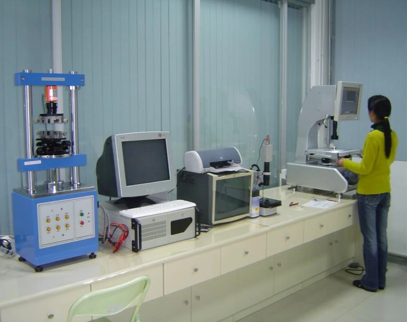 Custom 2 3 4 Way Extension Cable Reel Drum Roller With Circuit Breaker ...