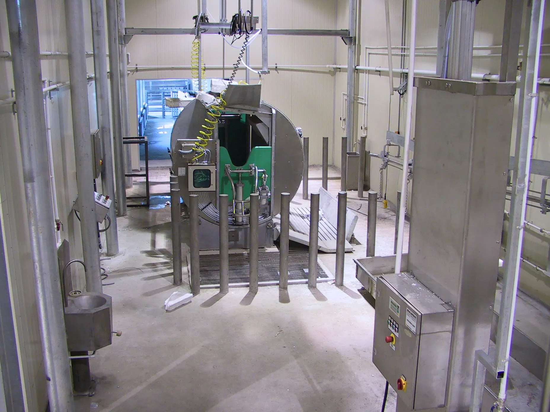 Complete Abattoir Livestock Abattoir Cattle Kosher Muslim Killing Box ...