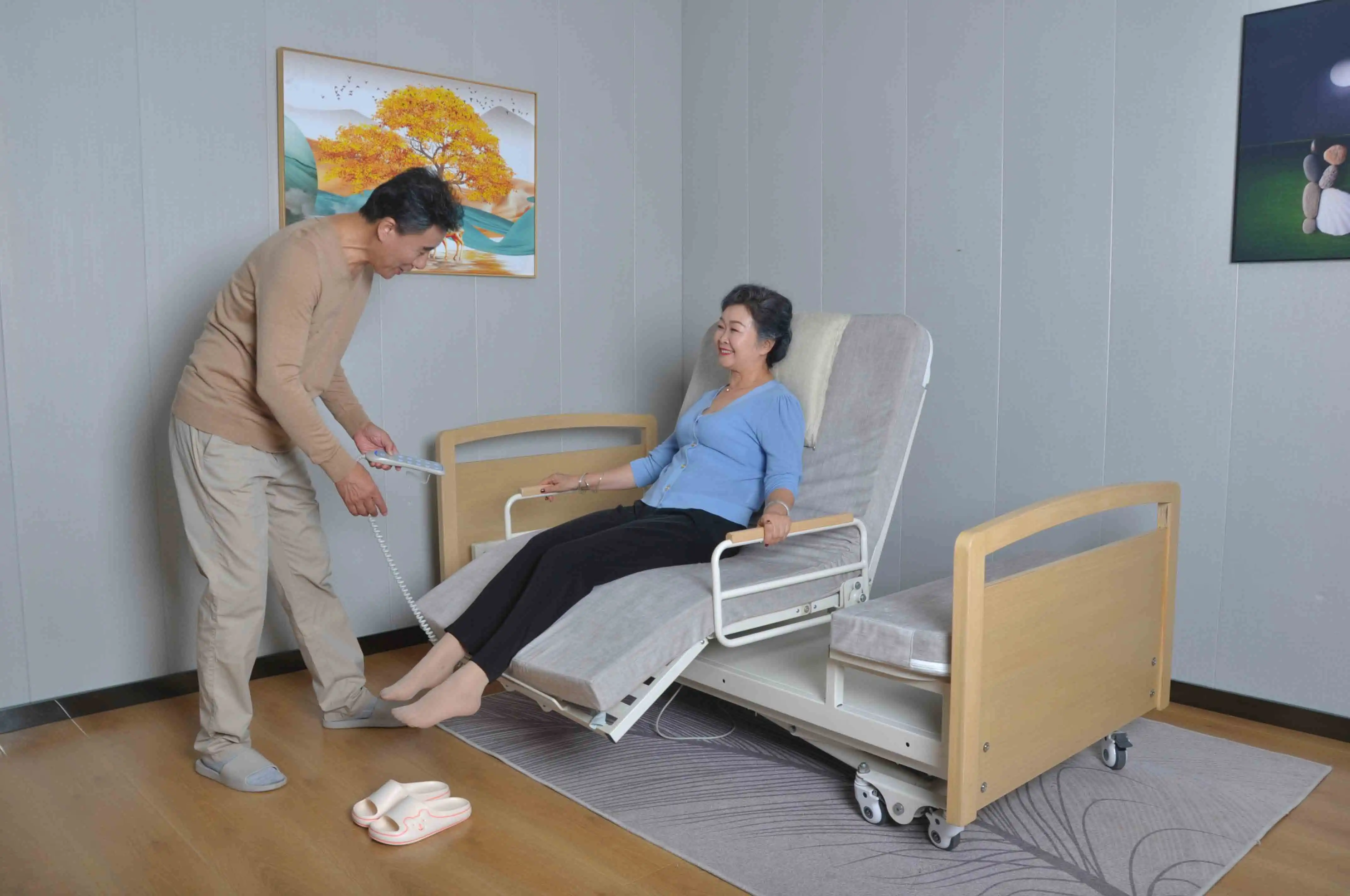 Wooden Electric Nursing Bed Hospital Furniture Clinic Rotating Home ...