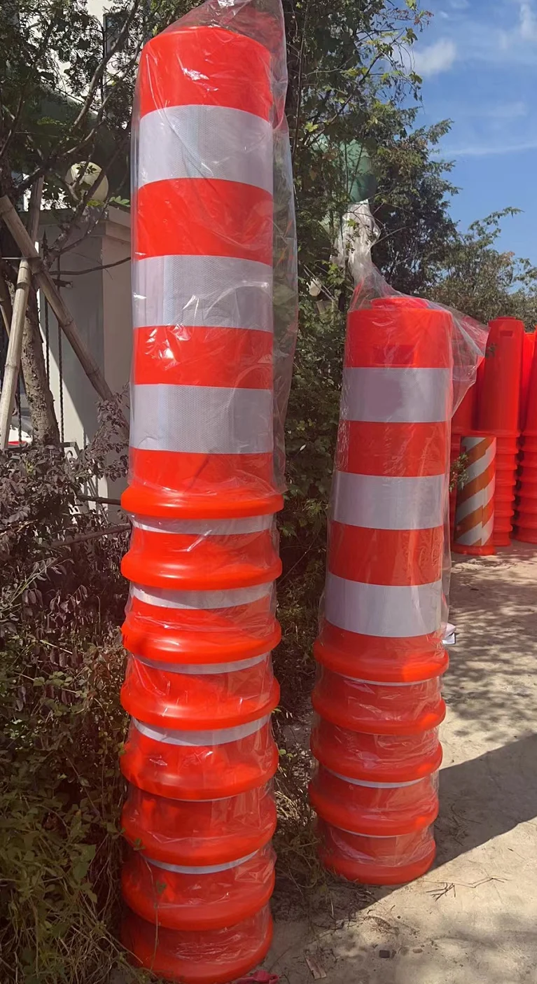 Safety Traffic Barrier with Light, 1090mm PE Road Barrel Post ...
