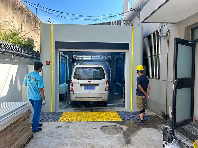 Monorail Tunnel Car Wash: Rail-guided System with Multiple Cleaning ...