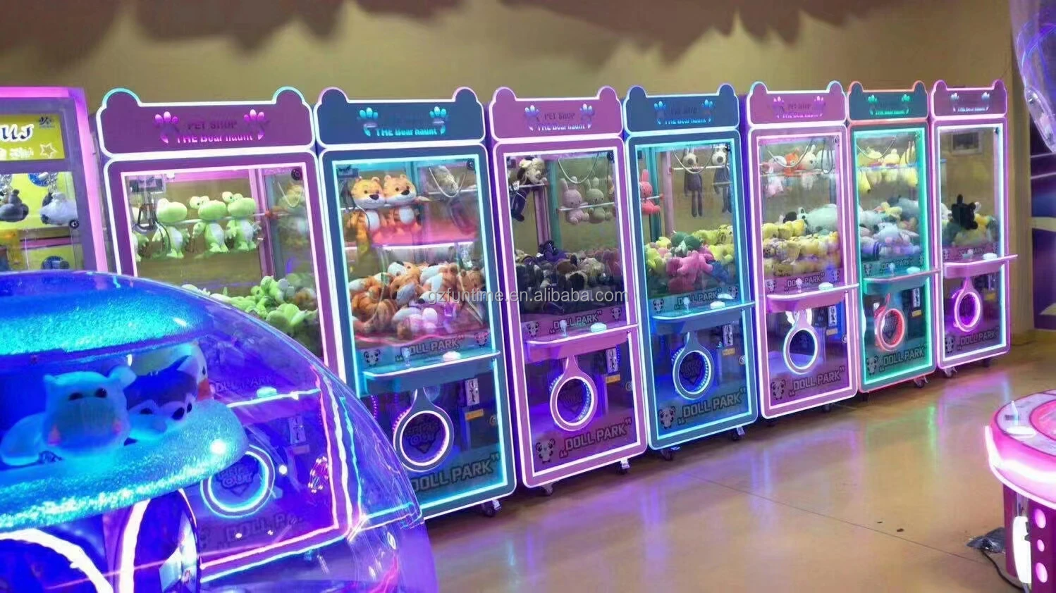 Funtime Mini Claw Machine - Small Toys & Arcade Prizes