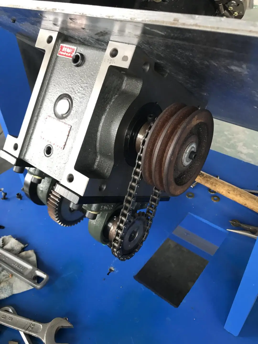 Automatic Nail Inserting Machine for Wire Nail Clip Production